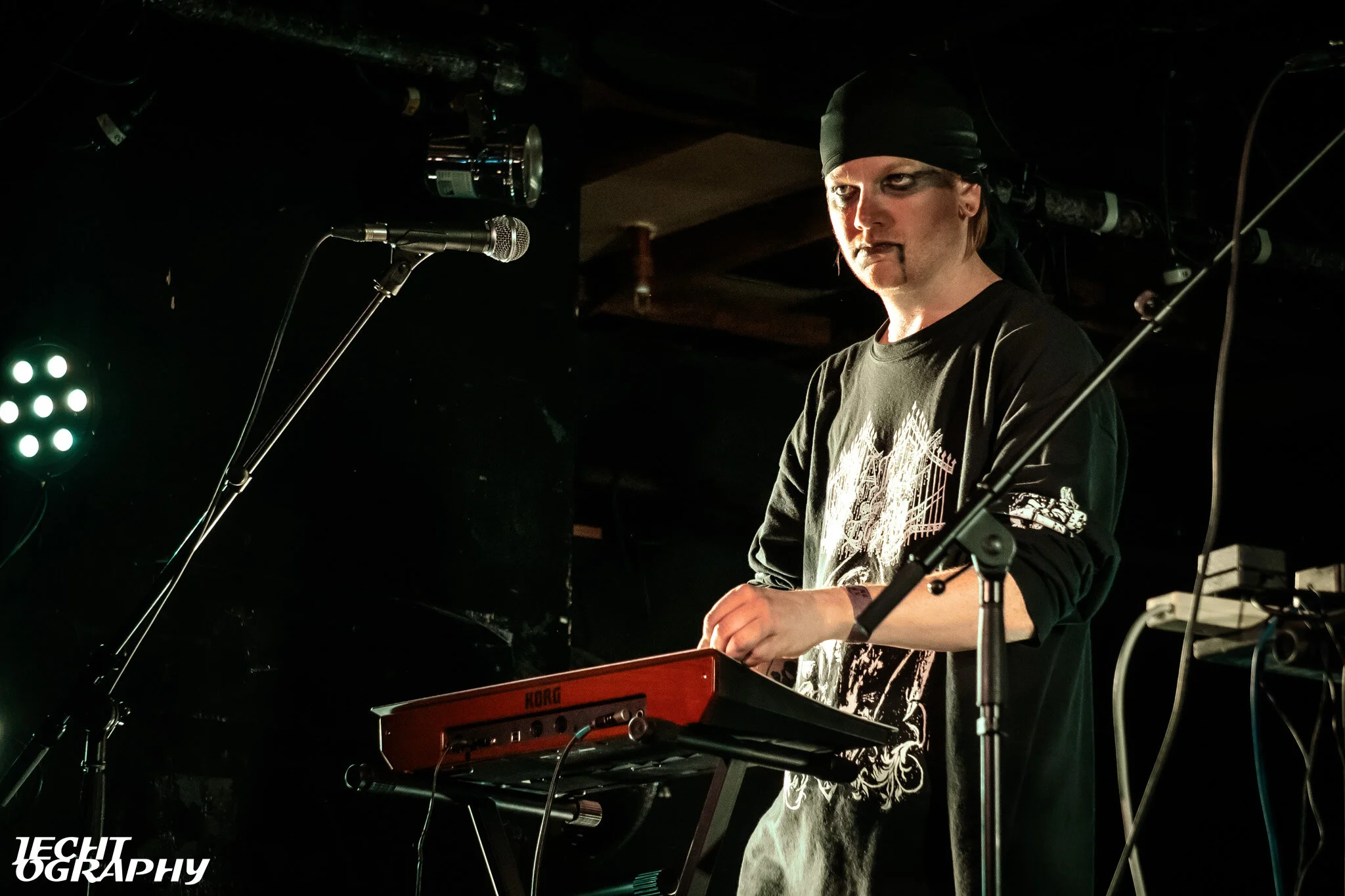 Undiscovered Moons of Saturn plays San Fran - Gathering Shadows ...