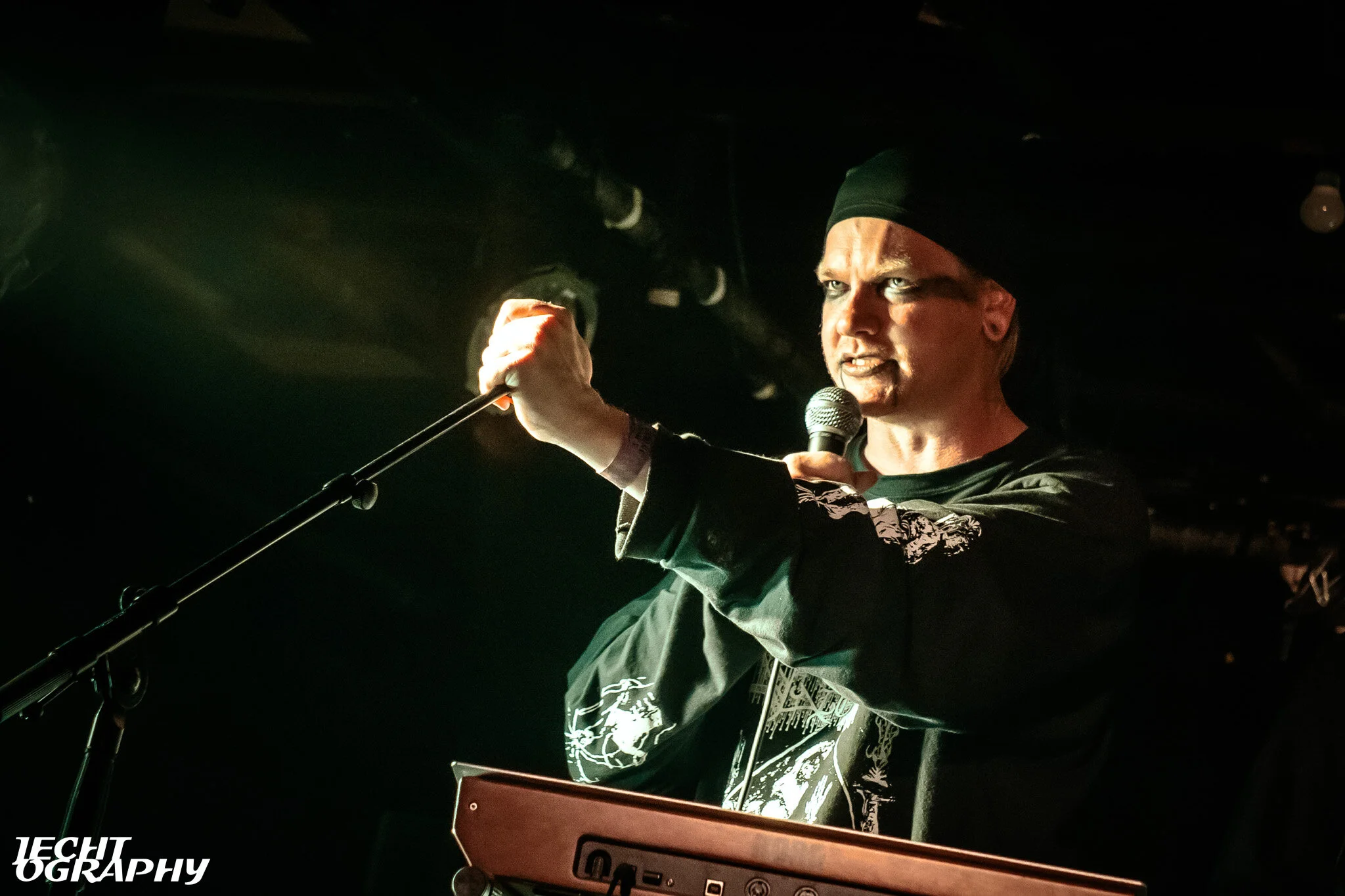 Undiscovered Moons of Saturn plays San Fran - Gathering Shadows ...