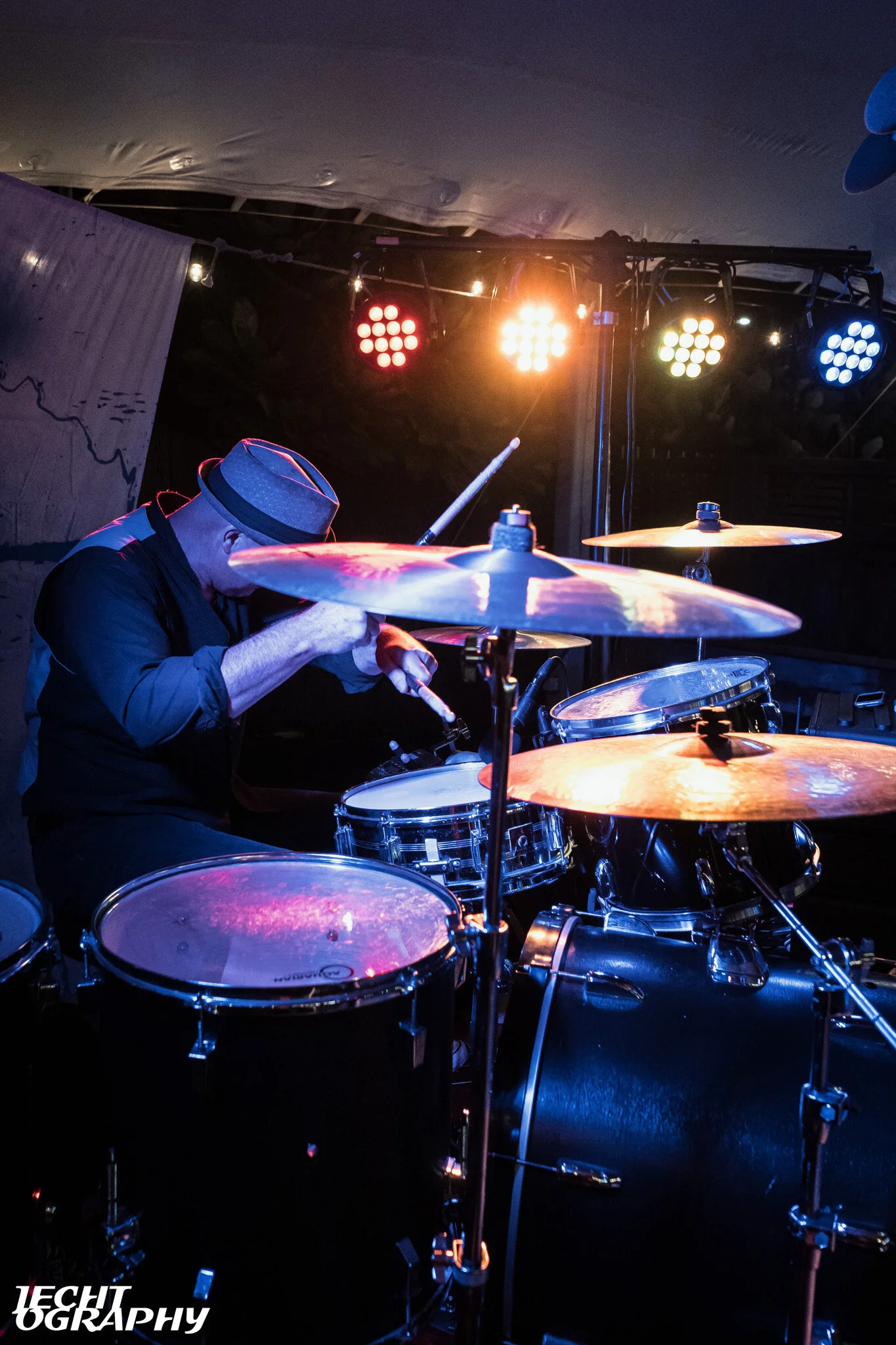 Mojo Alice plays Tuatara - The Local Scene 2021 — Jechtography