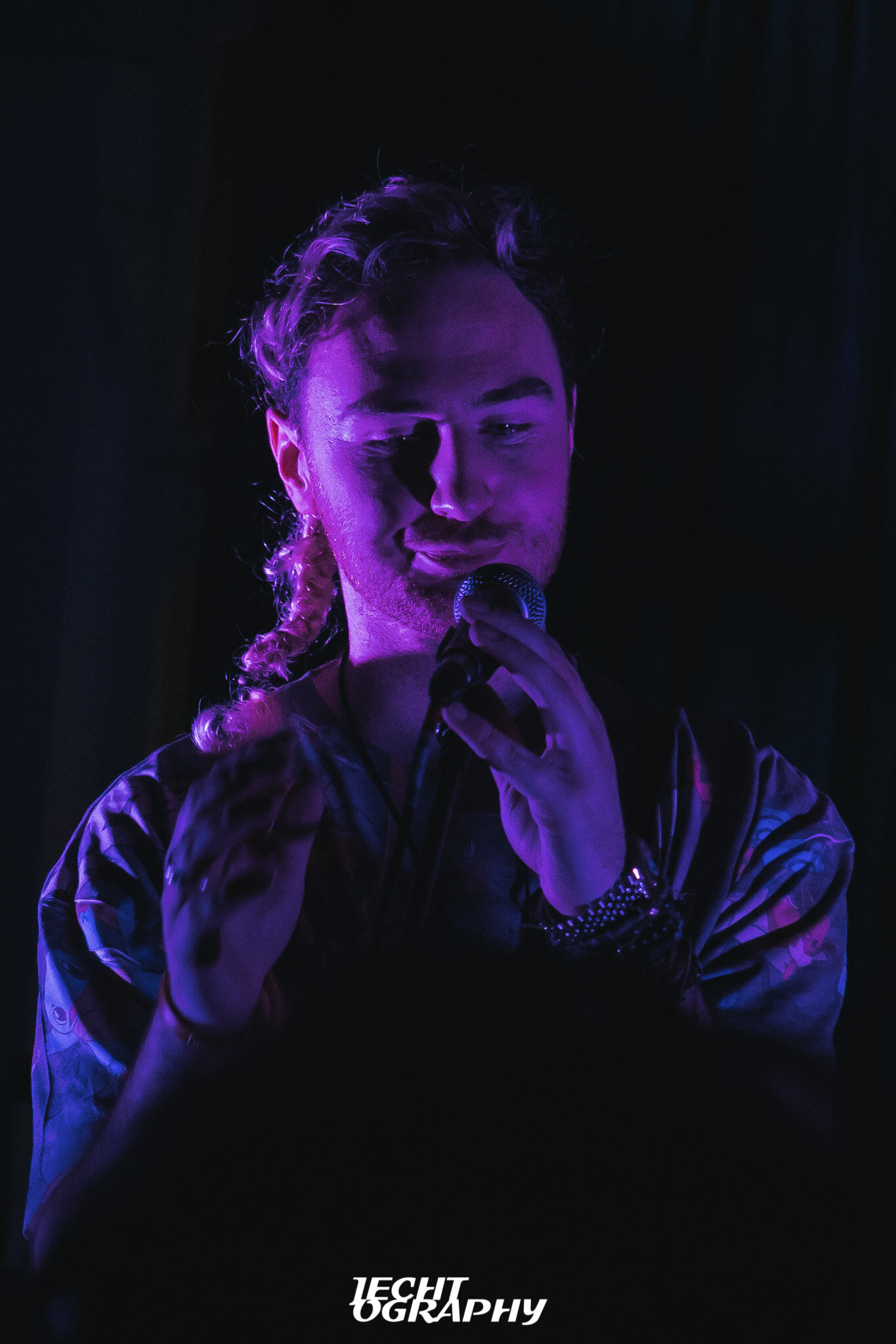 Pale Lady plays Thistle Hall - PARTY AT THE END OF THE WORLD — Jechtography