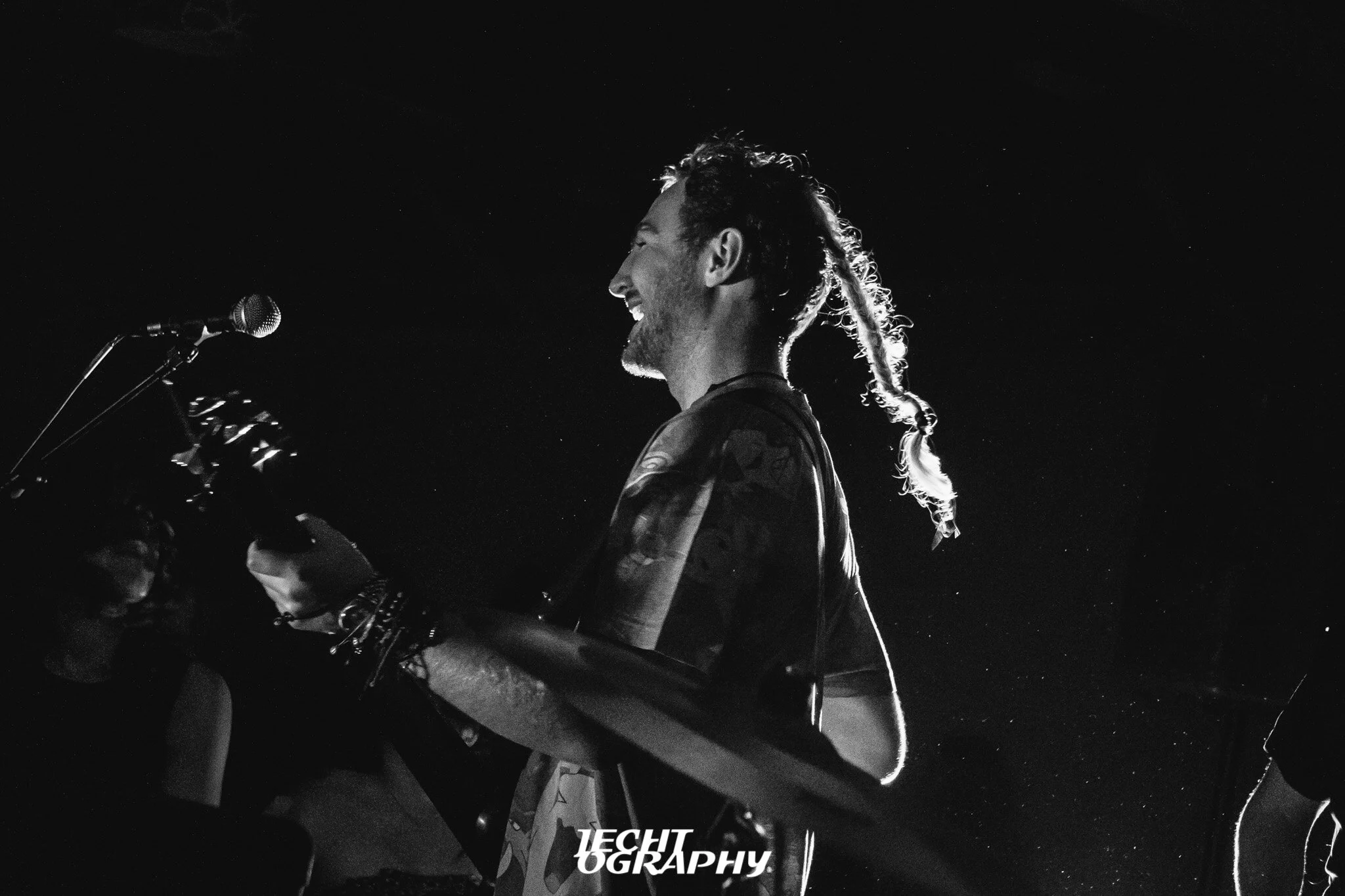 Pale Lady plays Thistle Hall - PARTY AT THE END OF THE WORLD — Jechtography