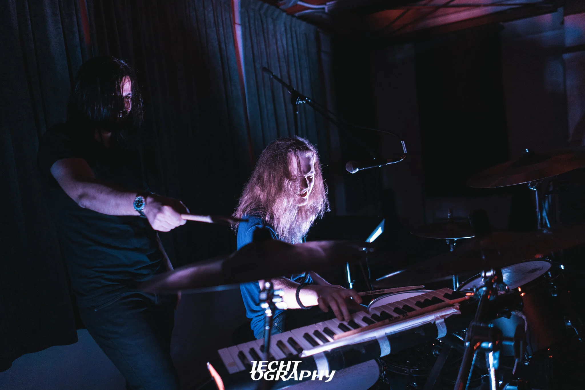 Pale Lady plays Thistle Hall - PARTY AT THE END OF THE WORLD — Jechtography