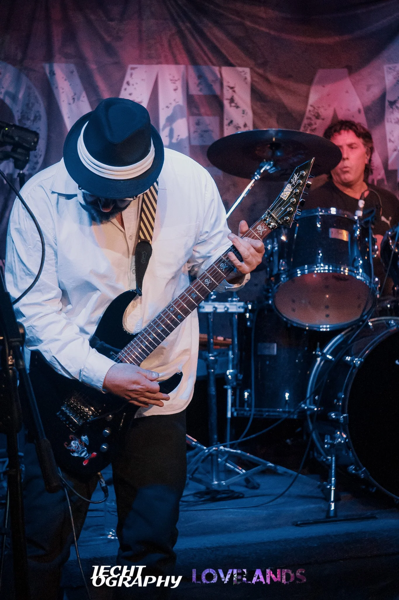 Sinner Man Saint plays Lovelands - The Great Balcony Break in ...