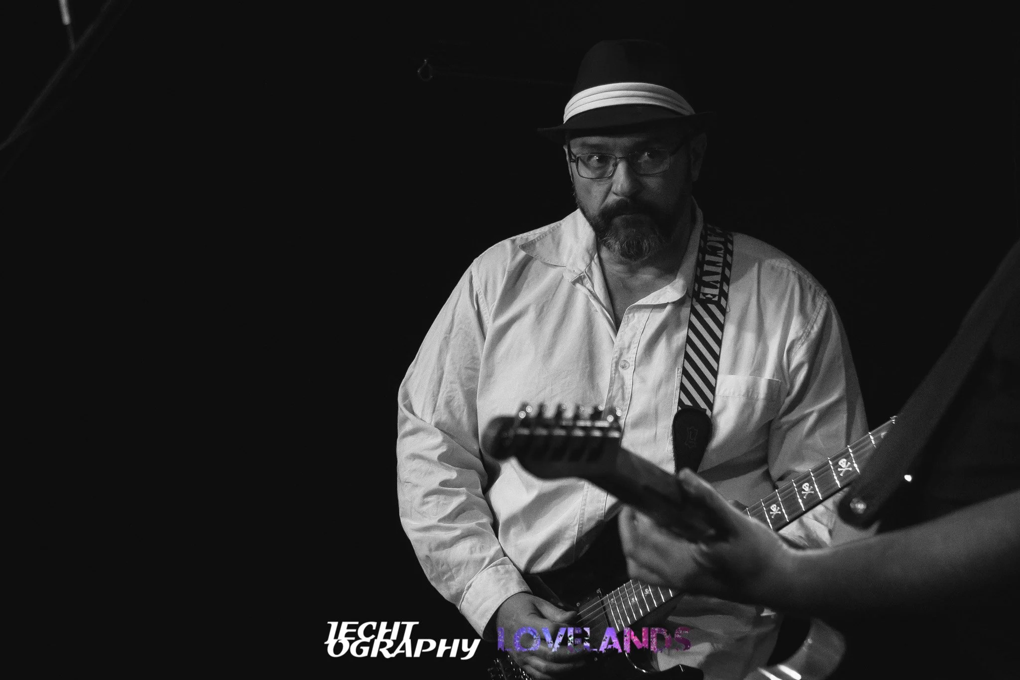 Sinner Man Saint plays Lovelands - The Great Balcony Break in ...
