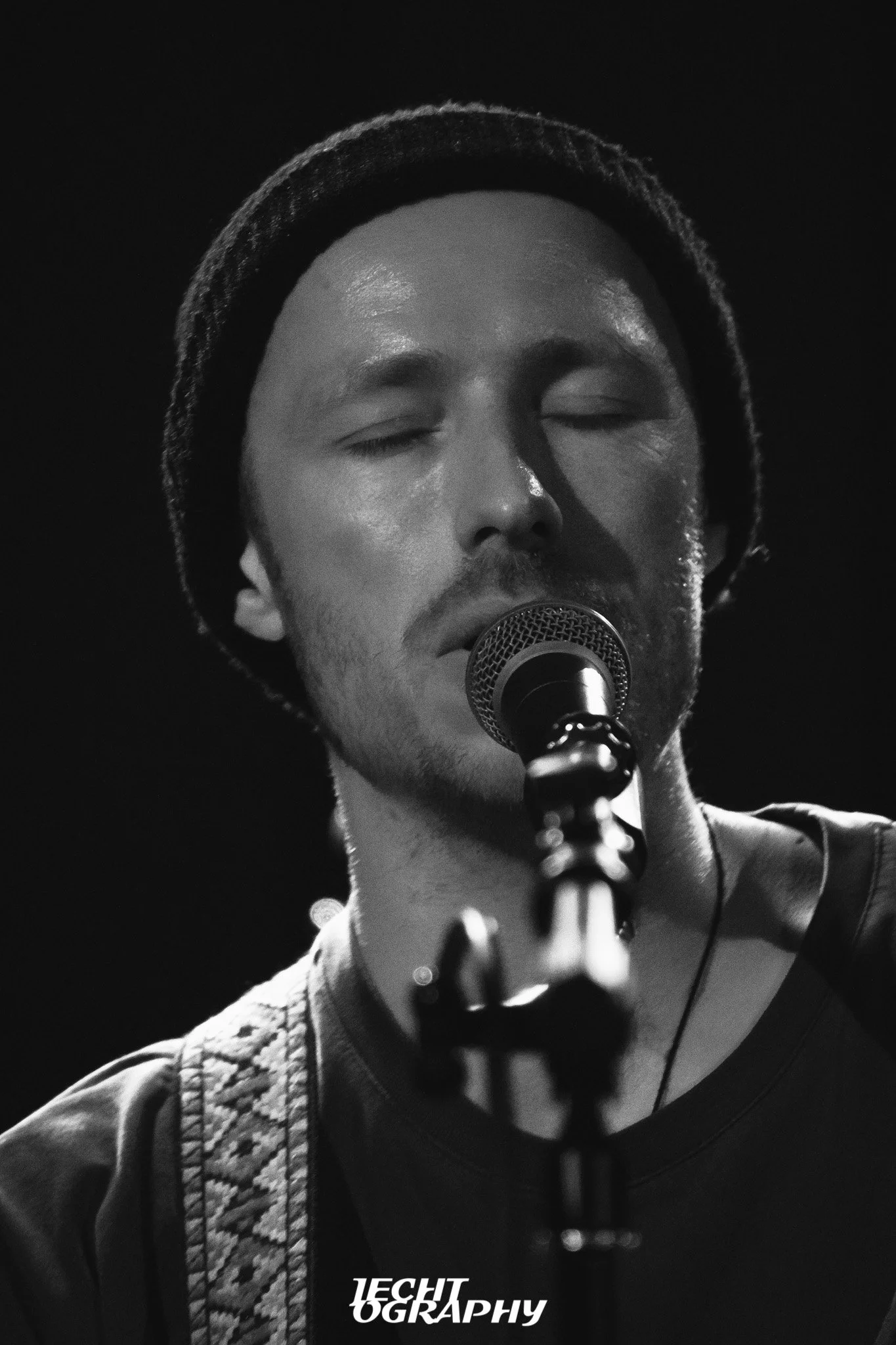 Devon Welch plays Galatos - SKRAM Walk Into The Sun Album Release Tour ...