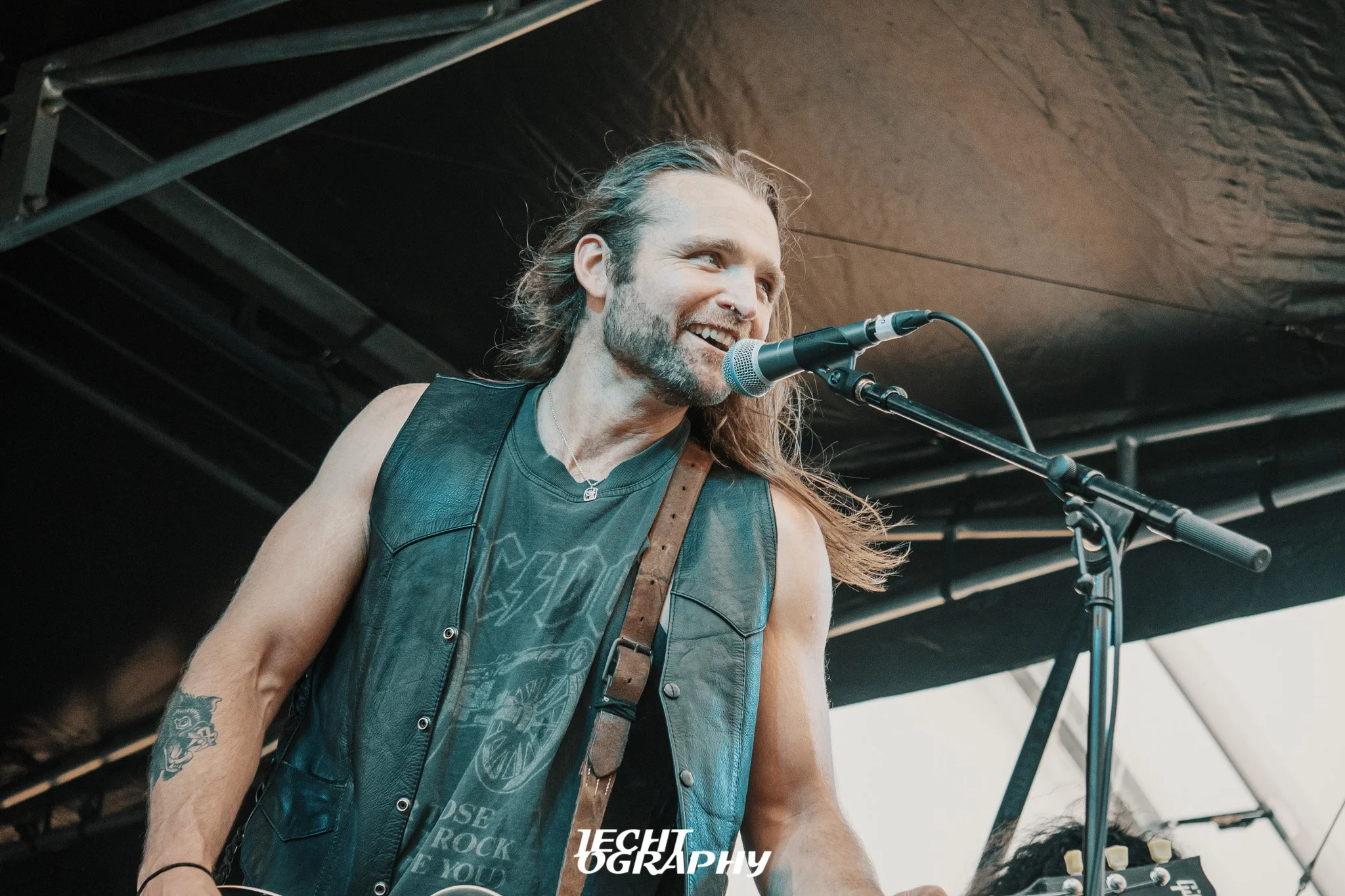 Pieces of Molly plays Brewtown - Obey The Riff 2022 — Jechtography