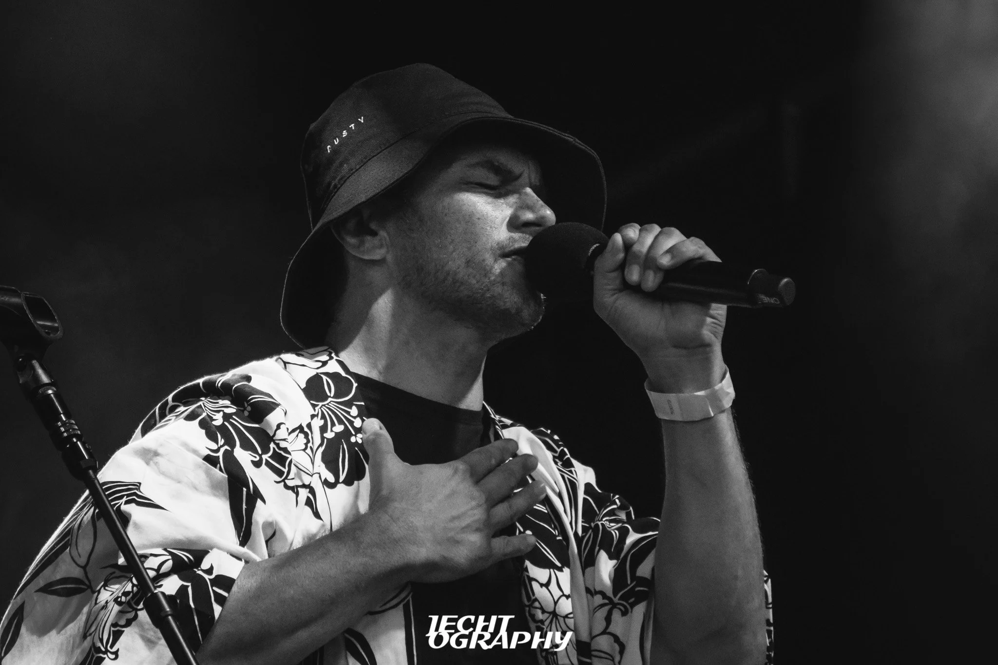 Jason Kerrison plays Resolution 2022 NYE 2023 — Jechtography