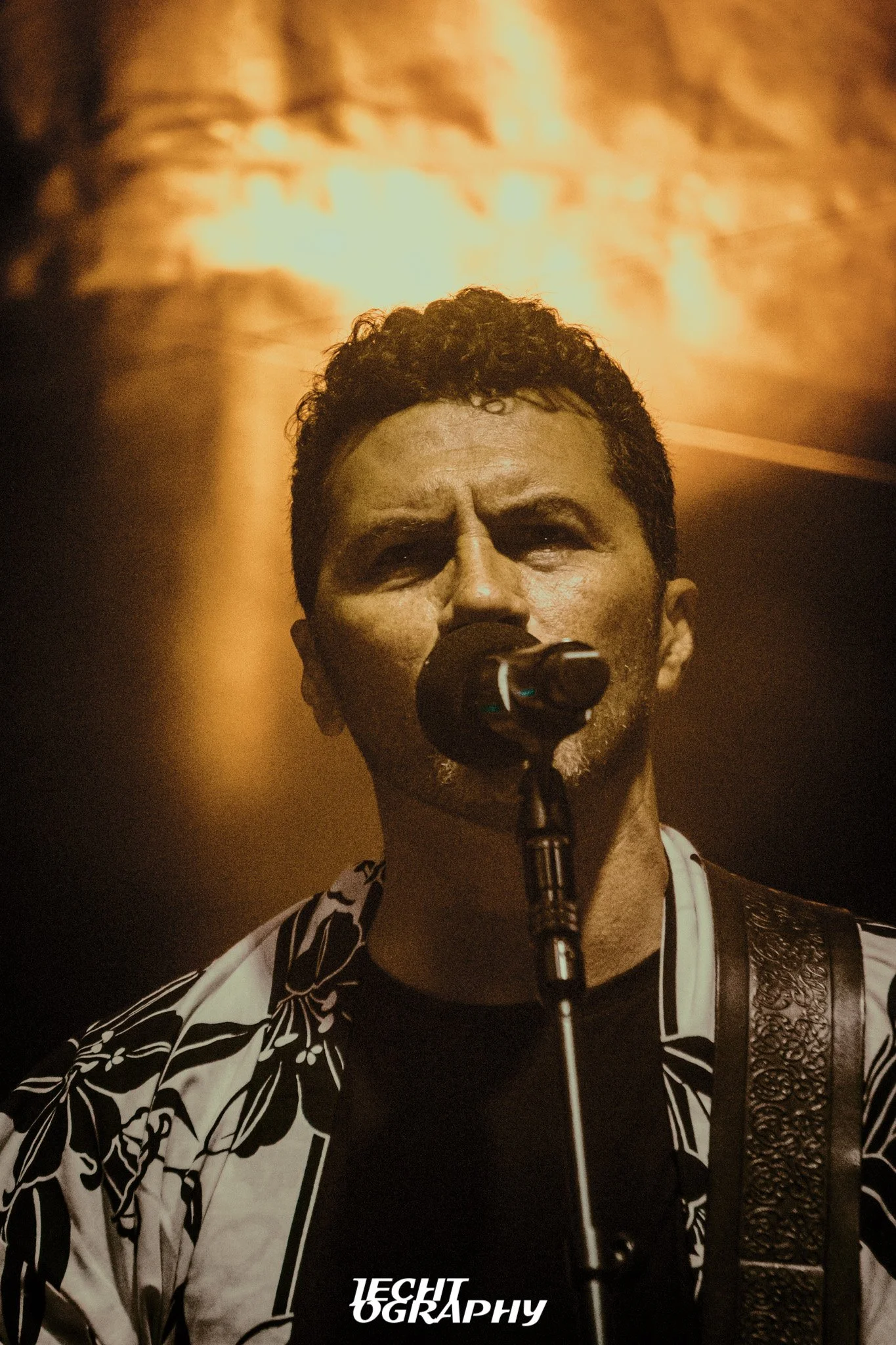 Jason Kerrison plays Resolution 2022 NYE 2023 — Jechtography