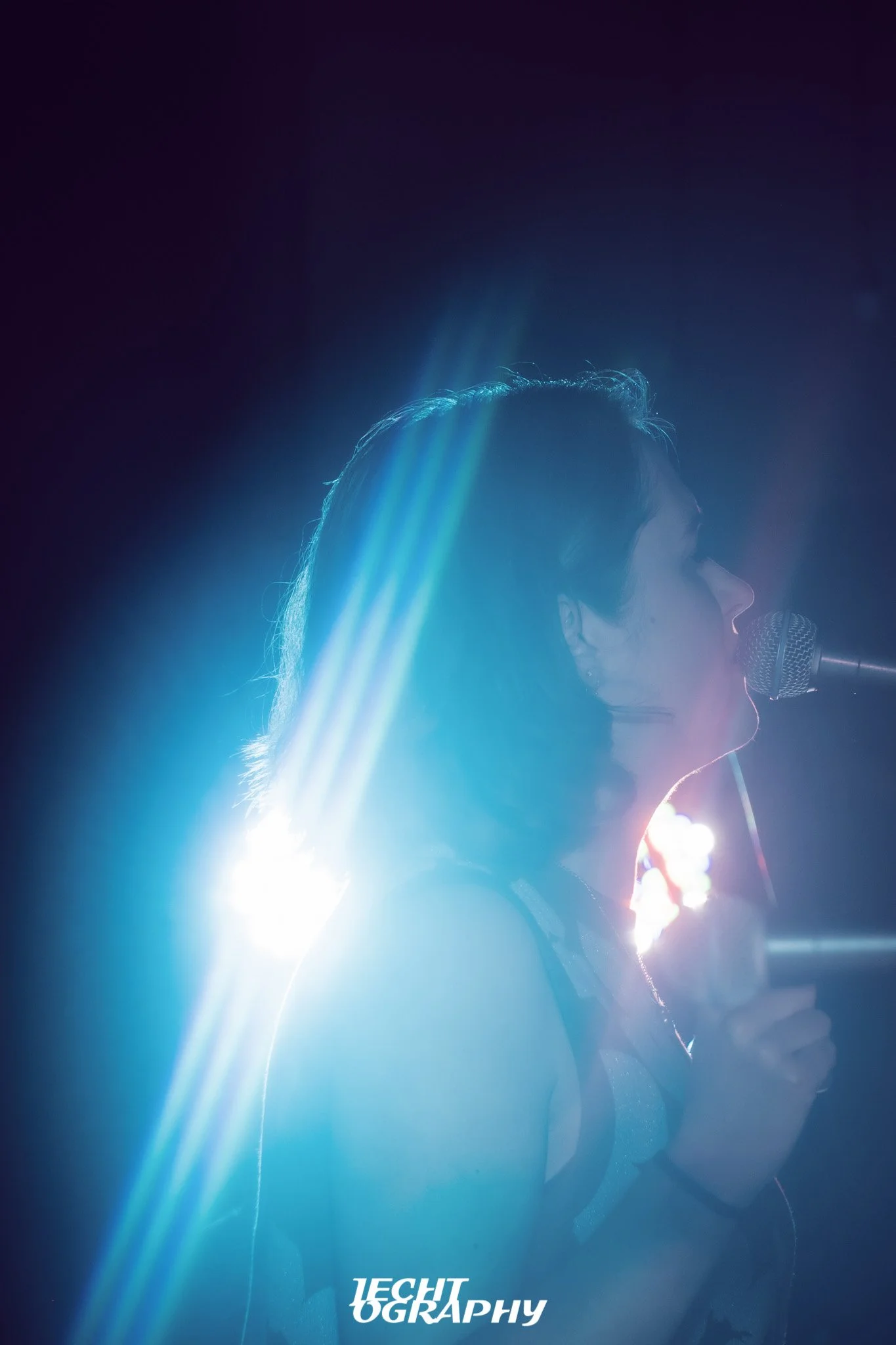 Sureboy plays Waihi Beach Hotel - Summer In Waihi — Jechtography