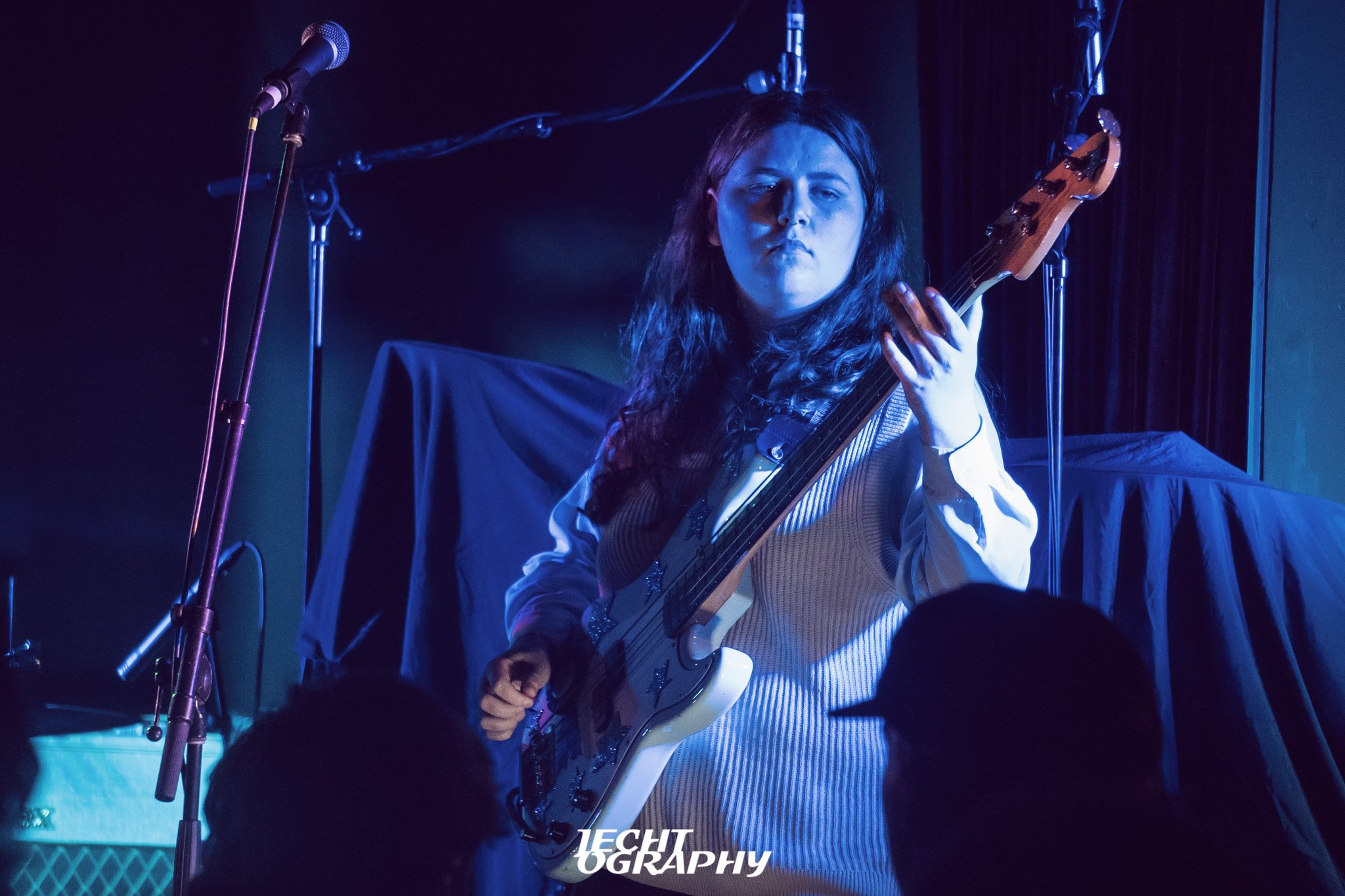 Sureboy plays Waihi Beach Hotel - Summer In Waihi — Jechtography