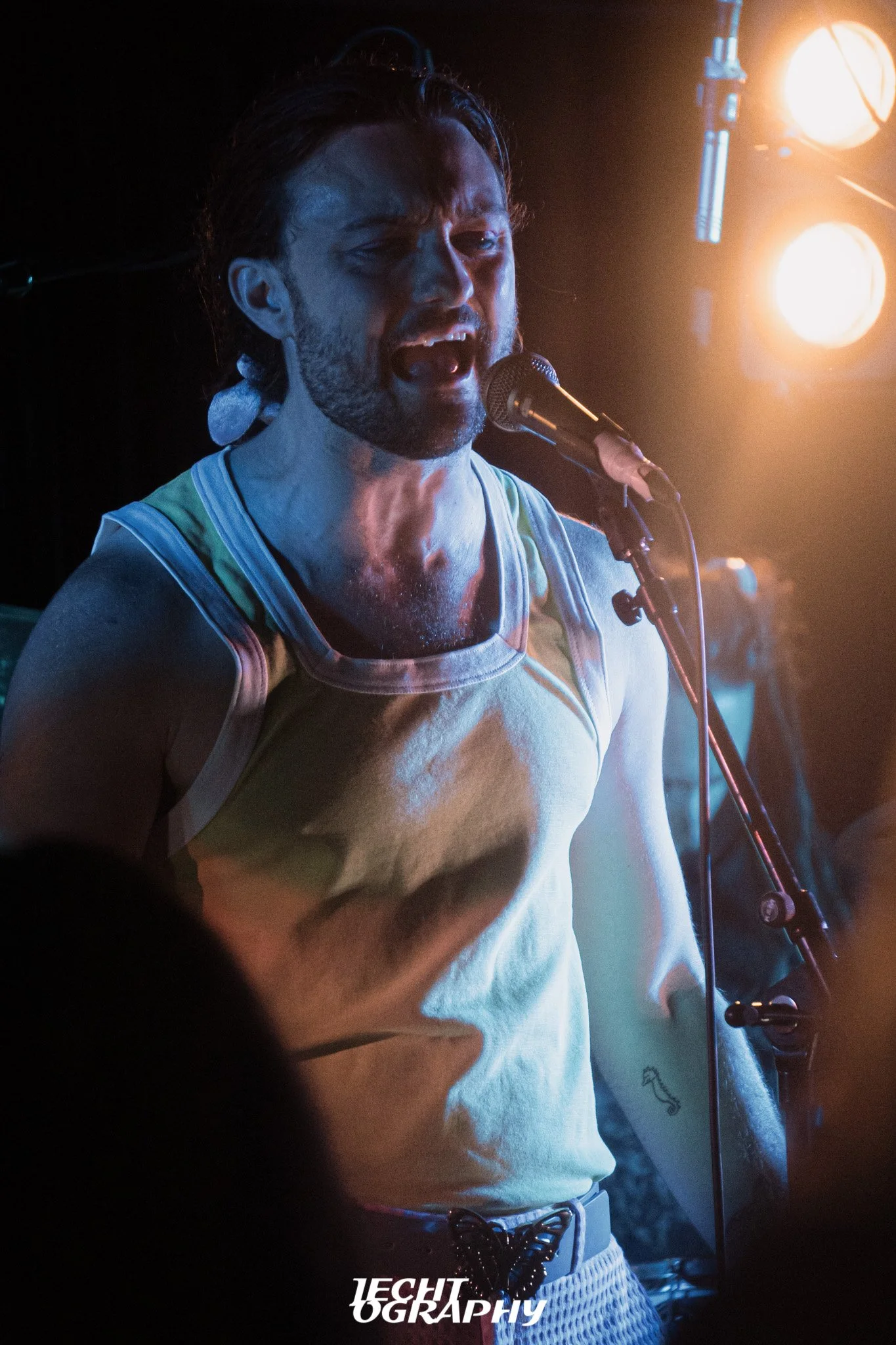 SKRAM plays Waihi Beach Hotel - Summer In Waihi — Jechtography