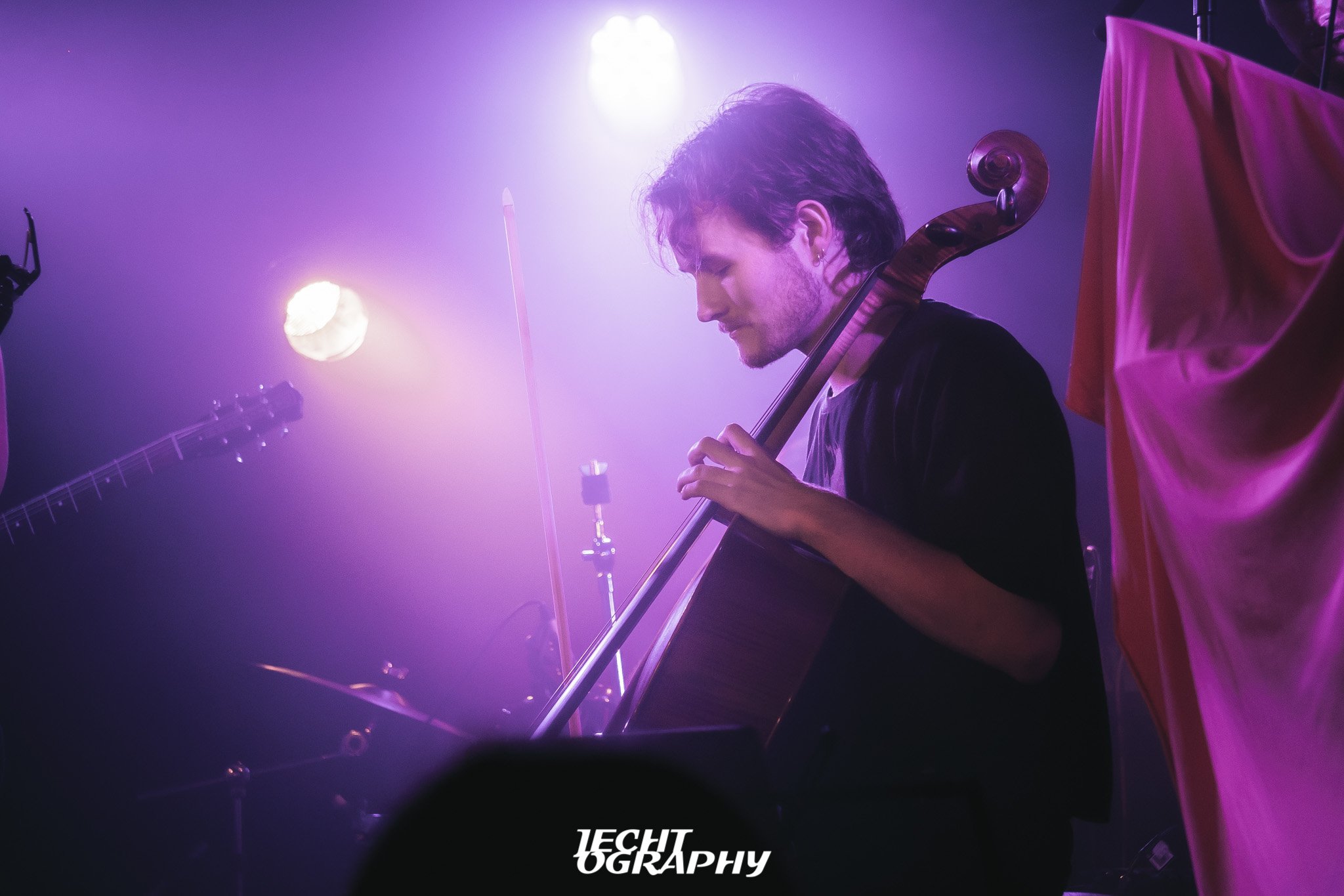 Sofia Machray plays San Fran - Summer in Te-Whanganui-A-Tara — Jechtography