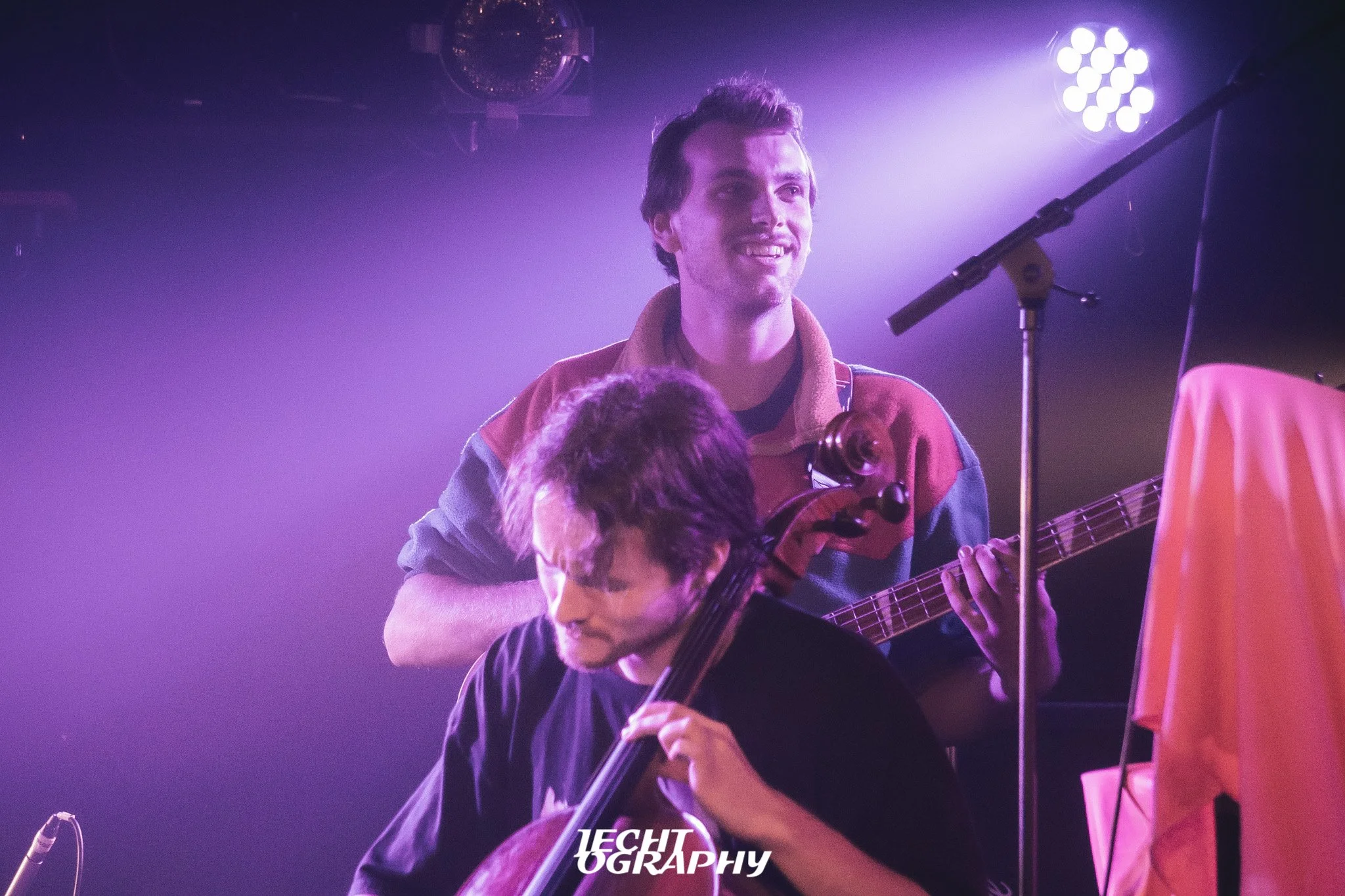 Sofia Machray plays San Fran - Summer in Te-Whanganui-A-Tara — Jechtography