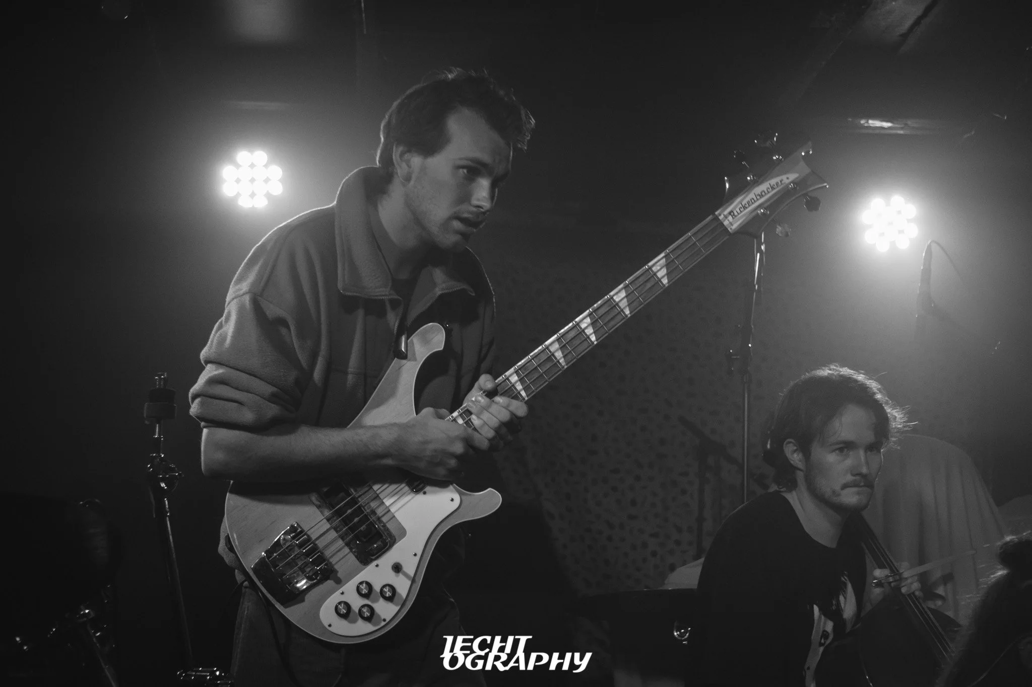 Sofia Machray plays San Fran - Summer in Te-Whanganui-A-Tara — Jechtography