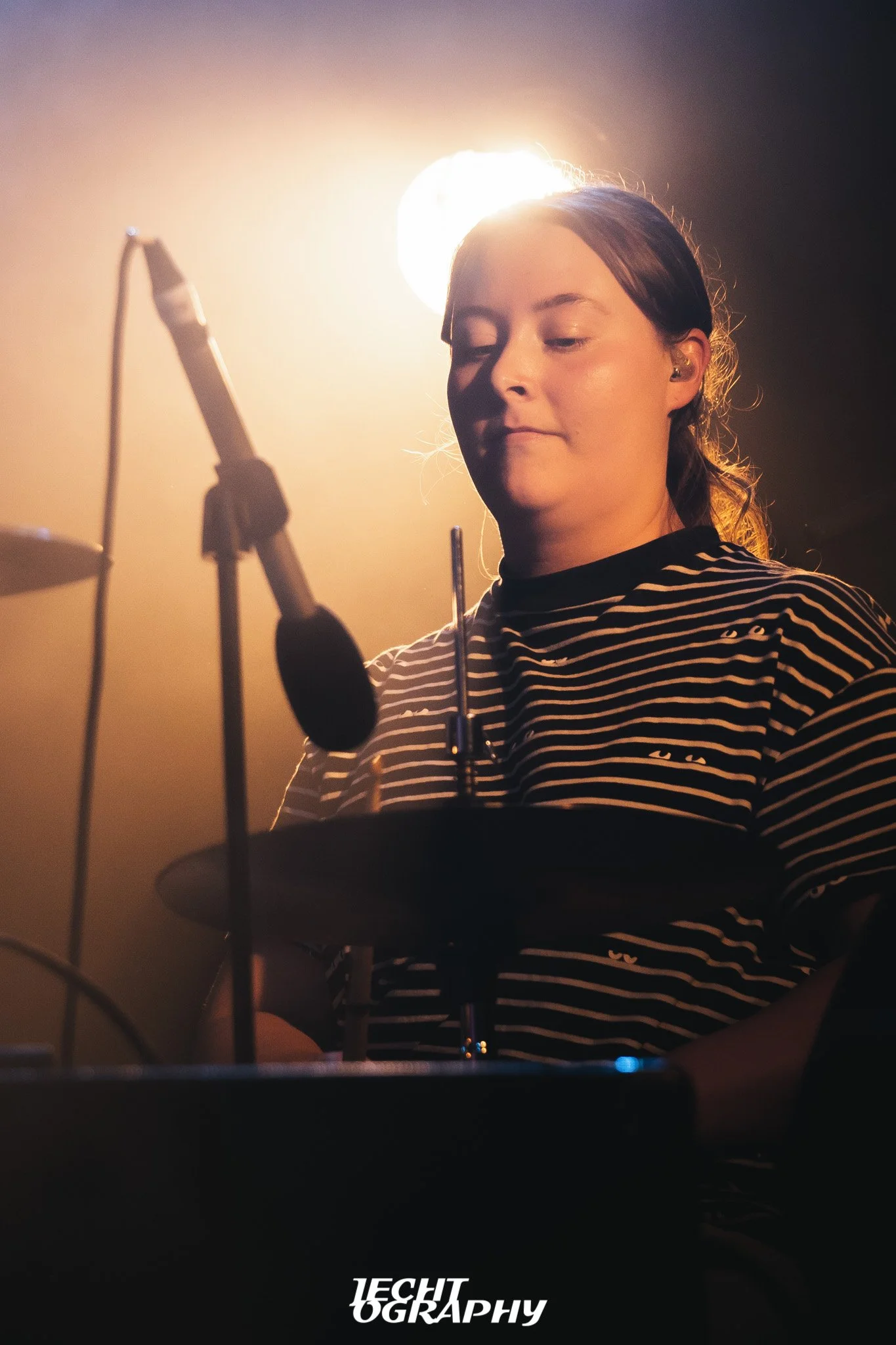 Sofia Machray plays San Fran - Summer in Te-Whanganui-A-Tara — Jechtography