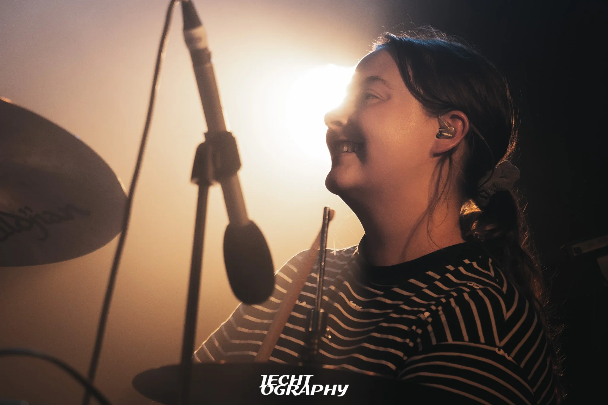 Sofia Machray plays San Fran - Summer in Te-Whanganui-A-Tara — Jechtography