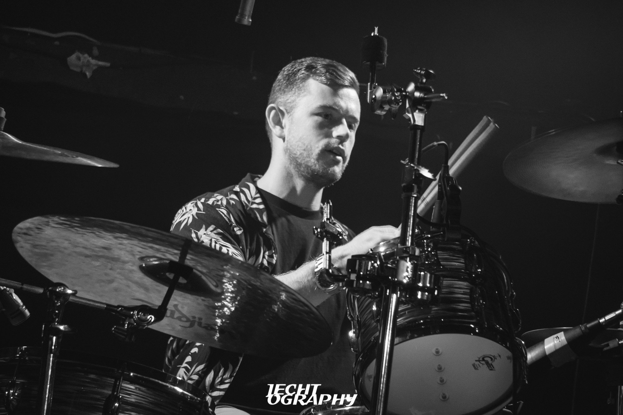 Bush Lawyer plays Valhalla - Dash Ripshaw Live! At Valhalla with Tower ...