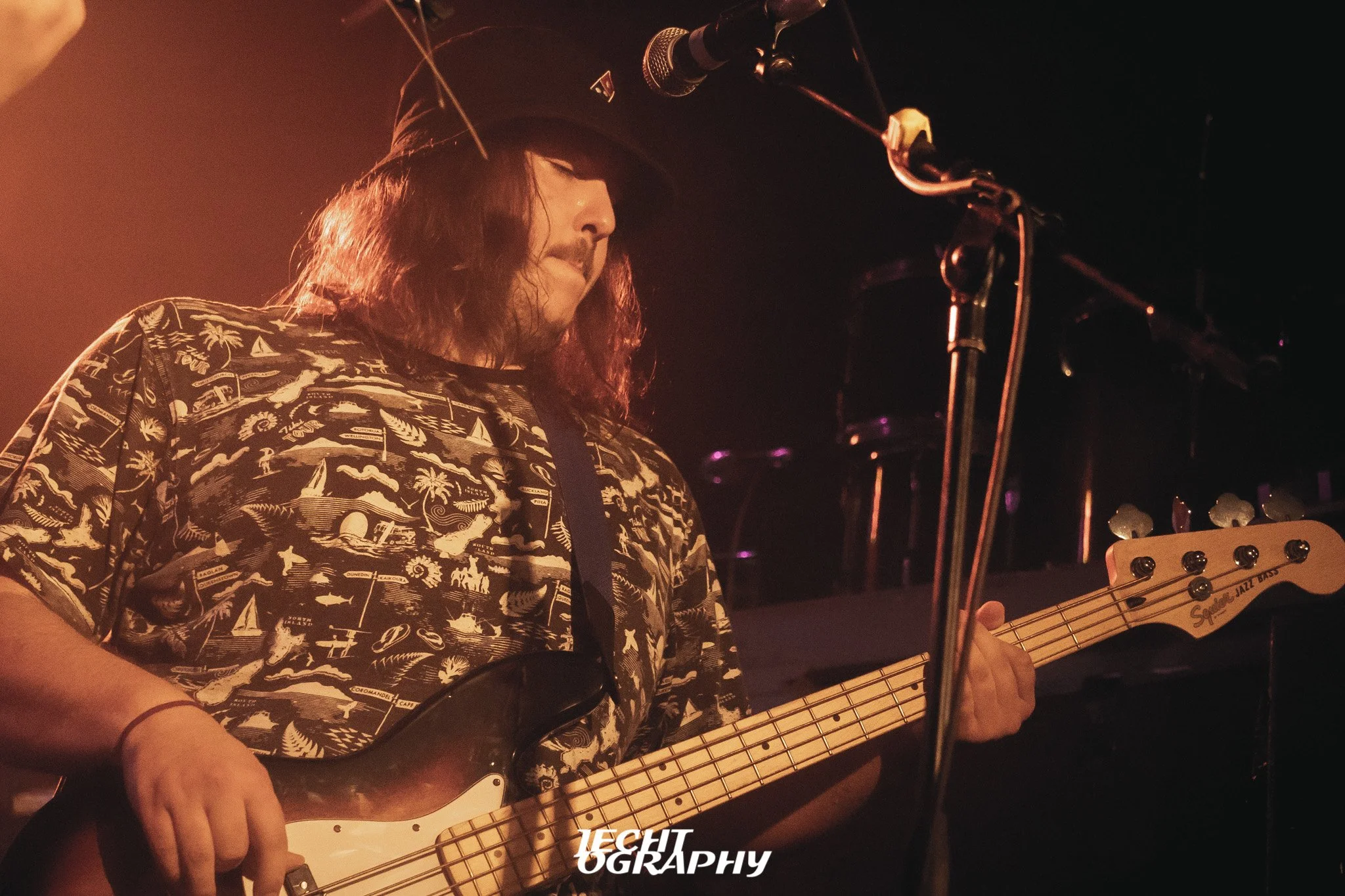 Bush Lawyer plays Valhalla - Dash Ripshaw Live! At Valhalla with Tower ...