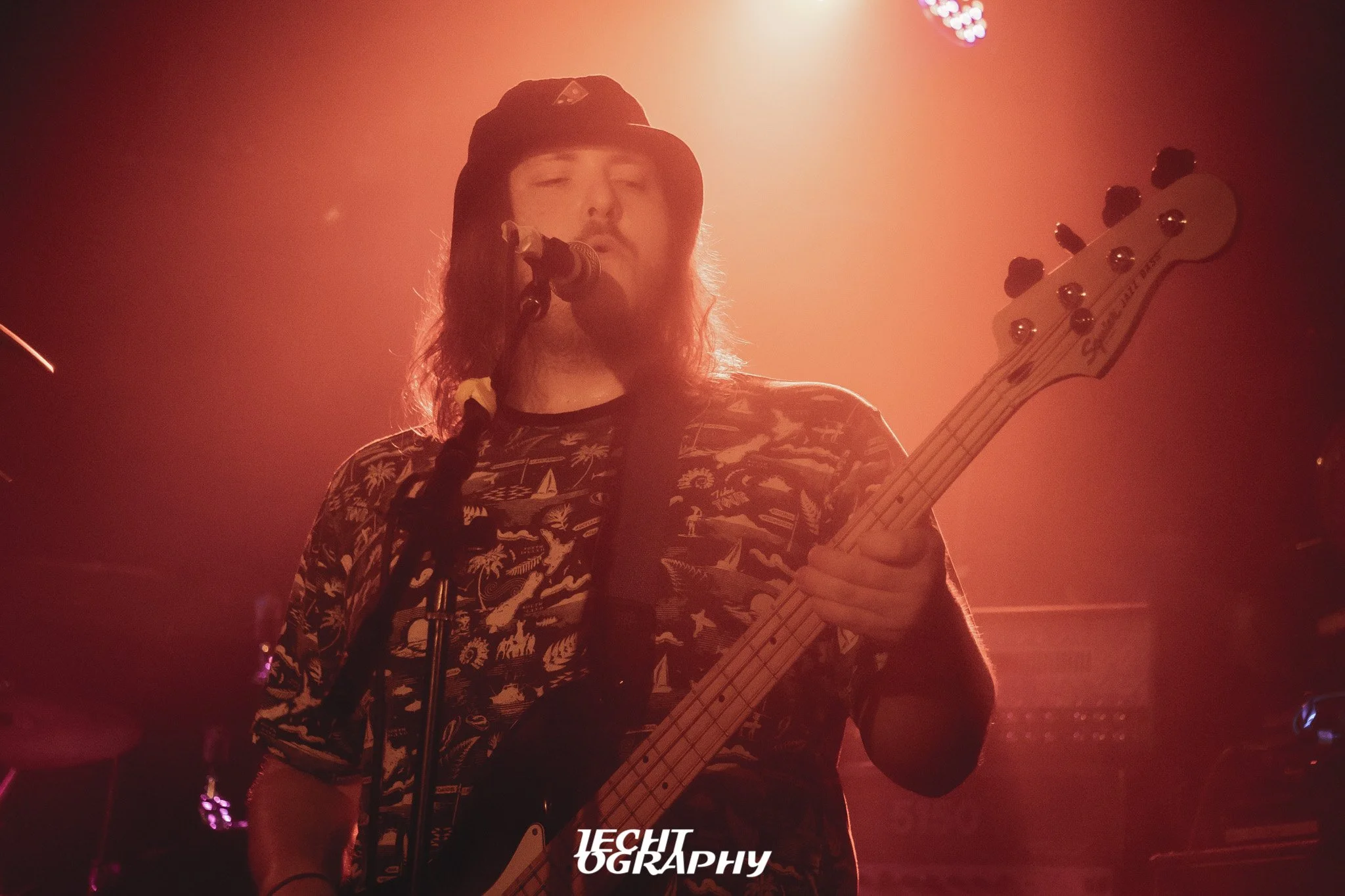 Bush Lawyer plays Valhalla - Dash Ripshaw Live! At Valhalla with Tower ...