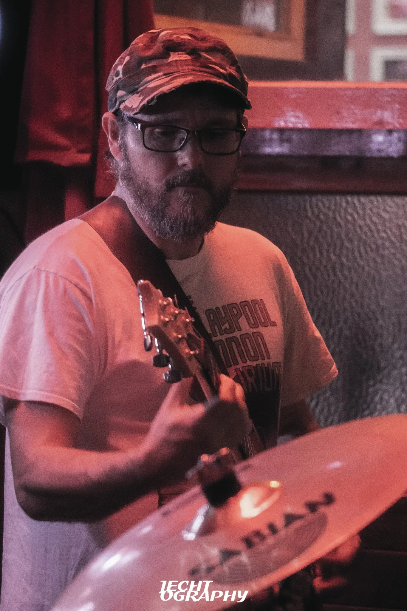 Electric Tapestry plays Eva Beva - SHE vs THE WORLD AMDAN Single ...