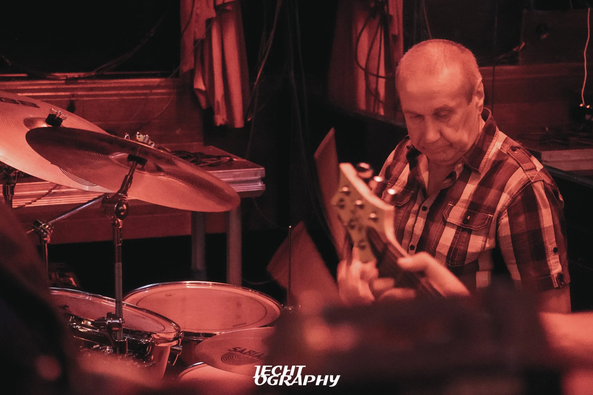 Electric Tapestry plays Eva Beva - SHE vs THE WORLD AMDAN Single ...