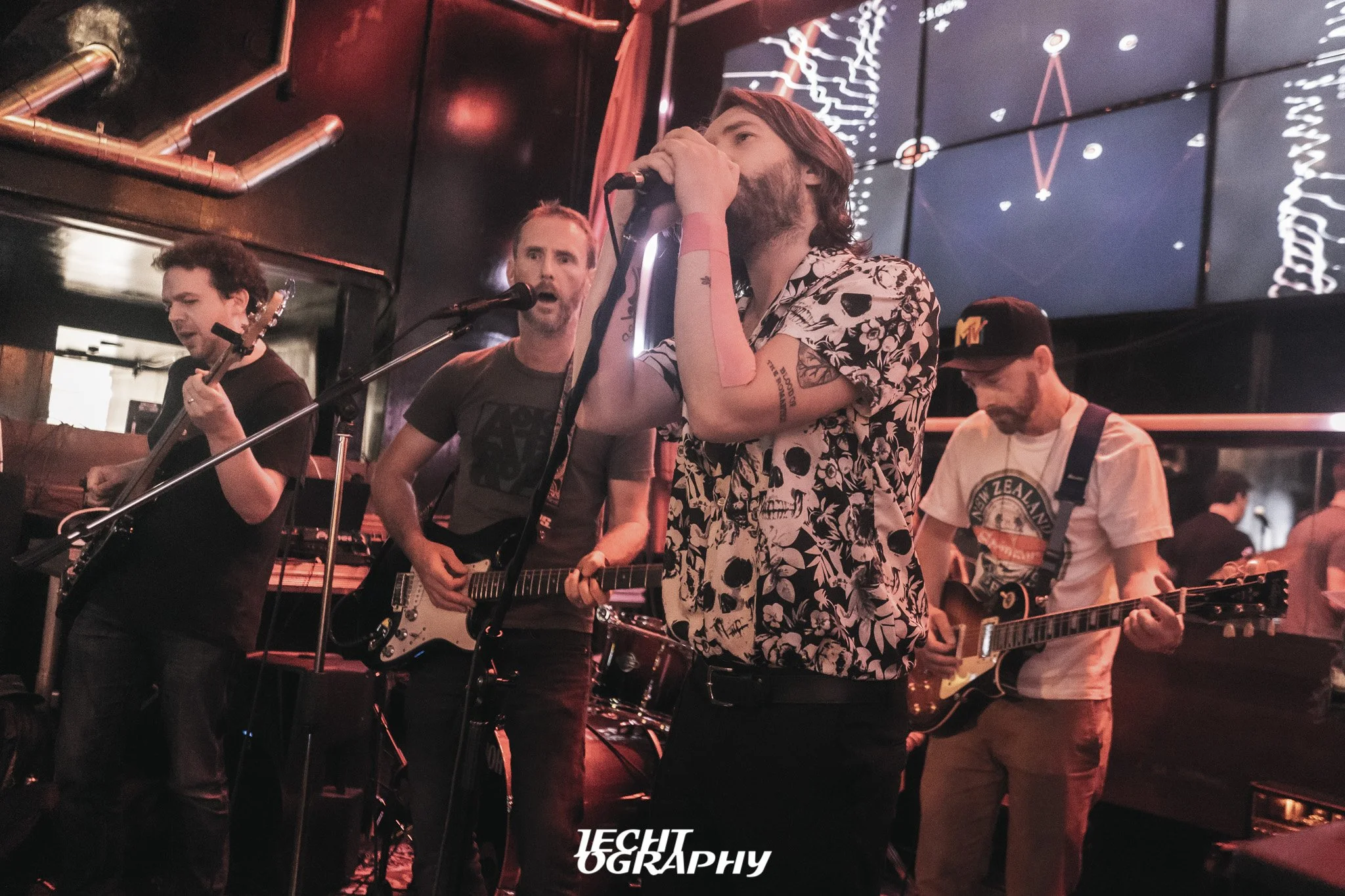 Electric Tapestry plays Eva Beva - SHE vs THE WORLD AMDAN Single ...