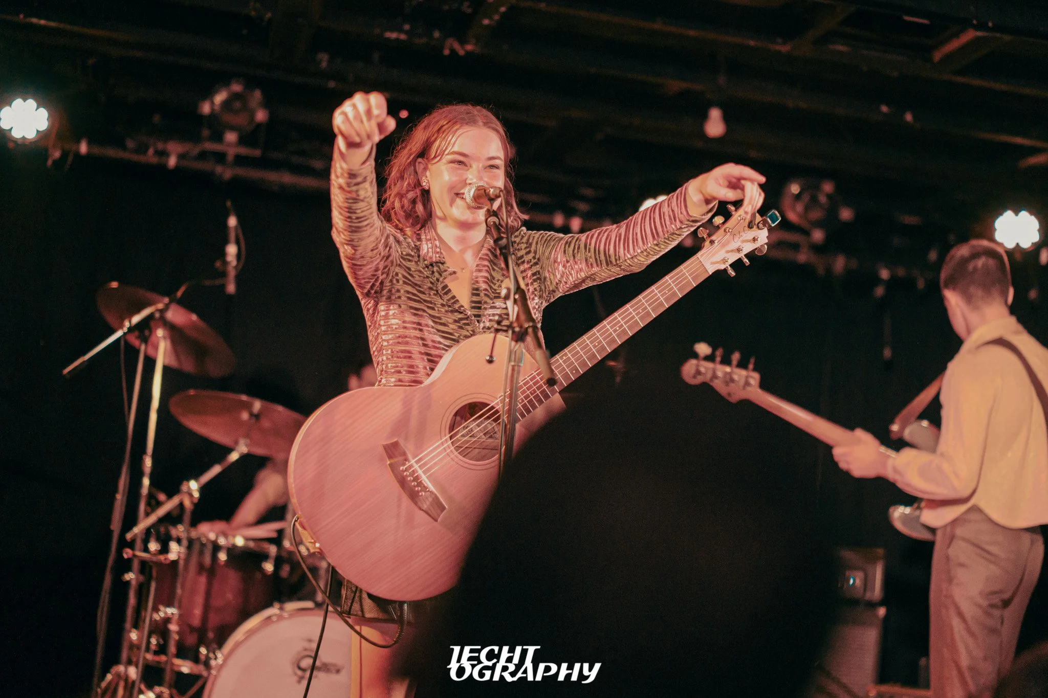 DEE plays San Fran - DEE x ESBEE with Daisy Grae — Jechtography