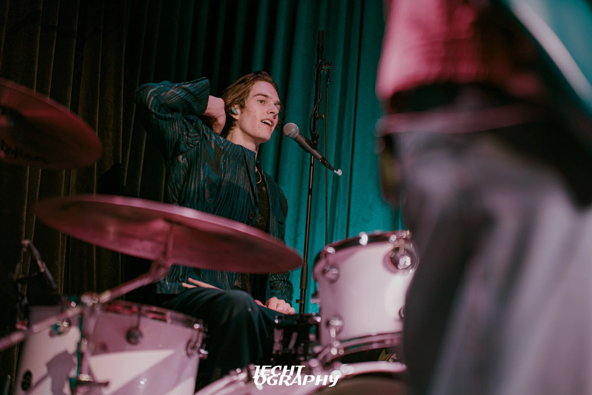 Borderline plays Big Fan - Skram Strawberry Dream Tour — Jechtography