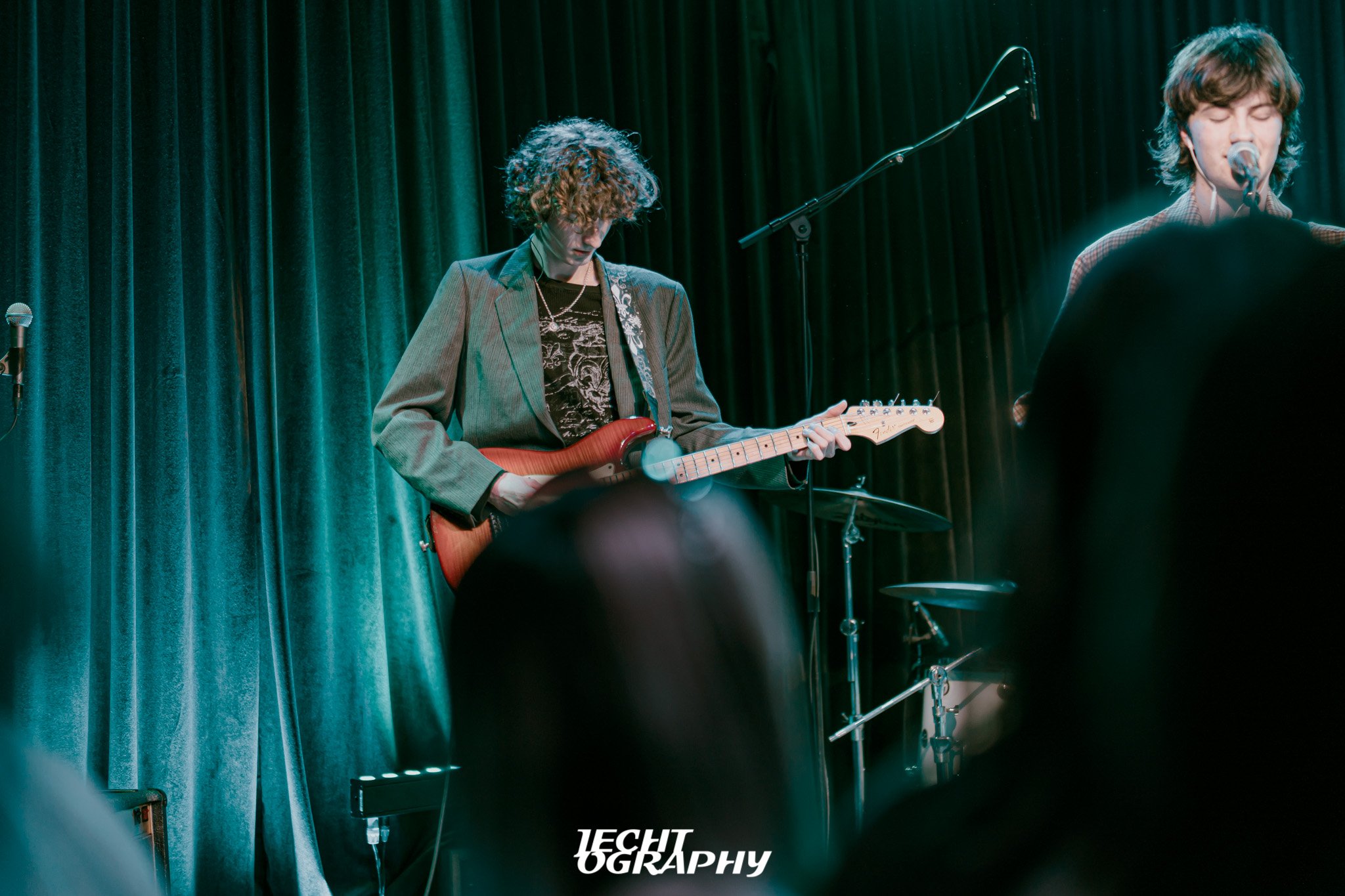 Borderline plays Big Fan - Skram Strawberry Dream Tour — Jechtography
