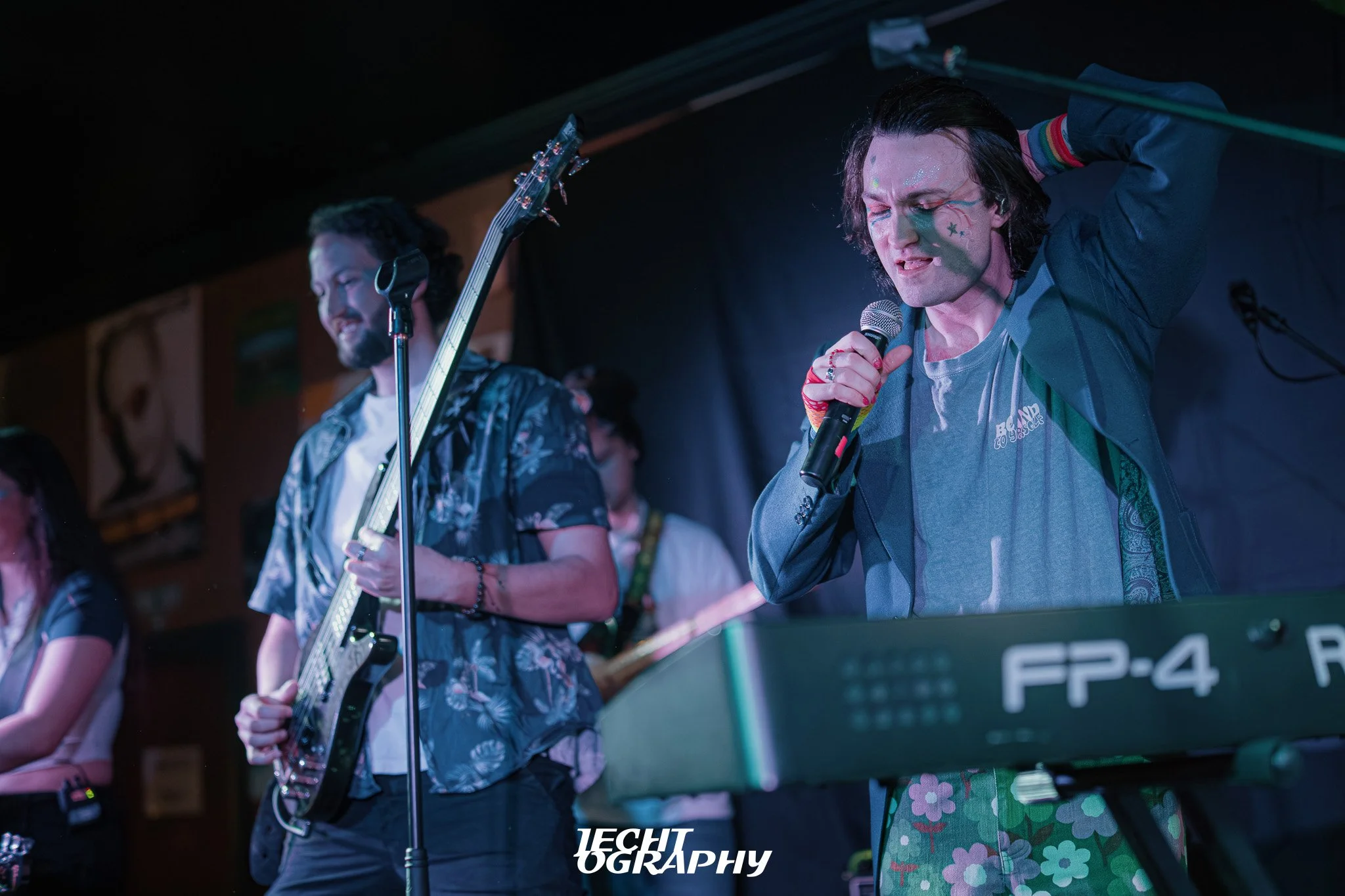 SKRAM plays Turoa Lodge - SKRAM Strawberry Dream Tour — Jechtography