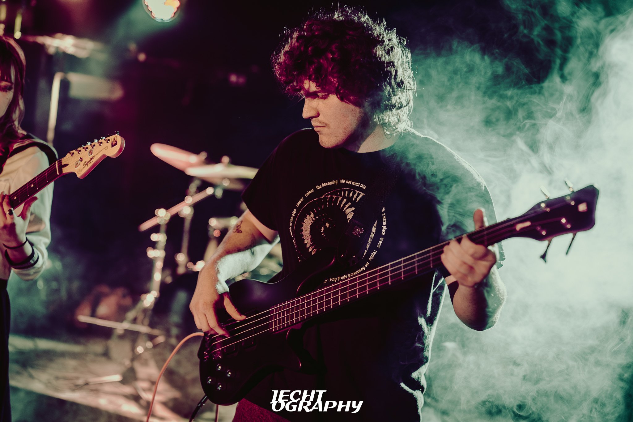 Wallflower plays Valhalla - Smilezz That Aren't Around Release Gig ...