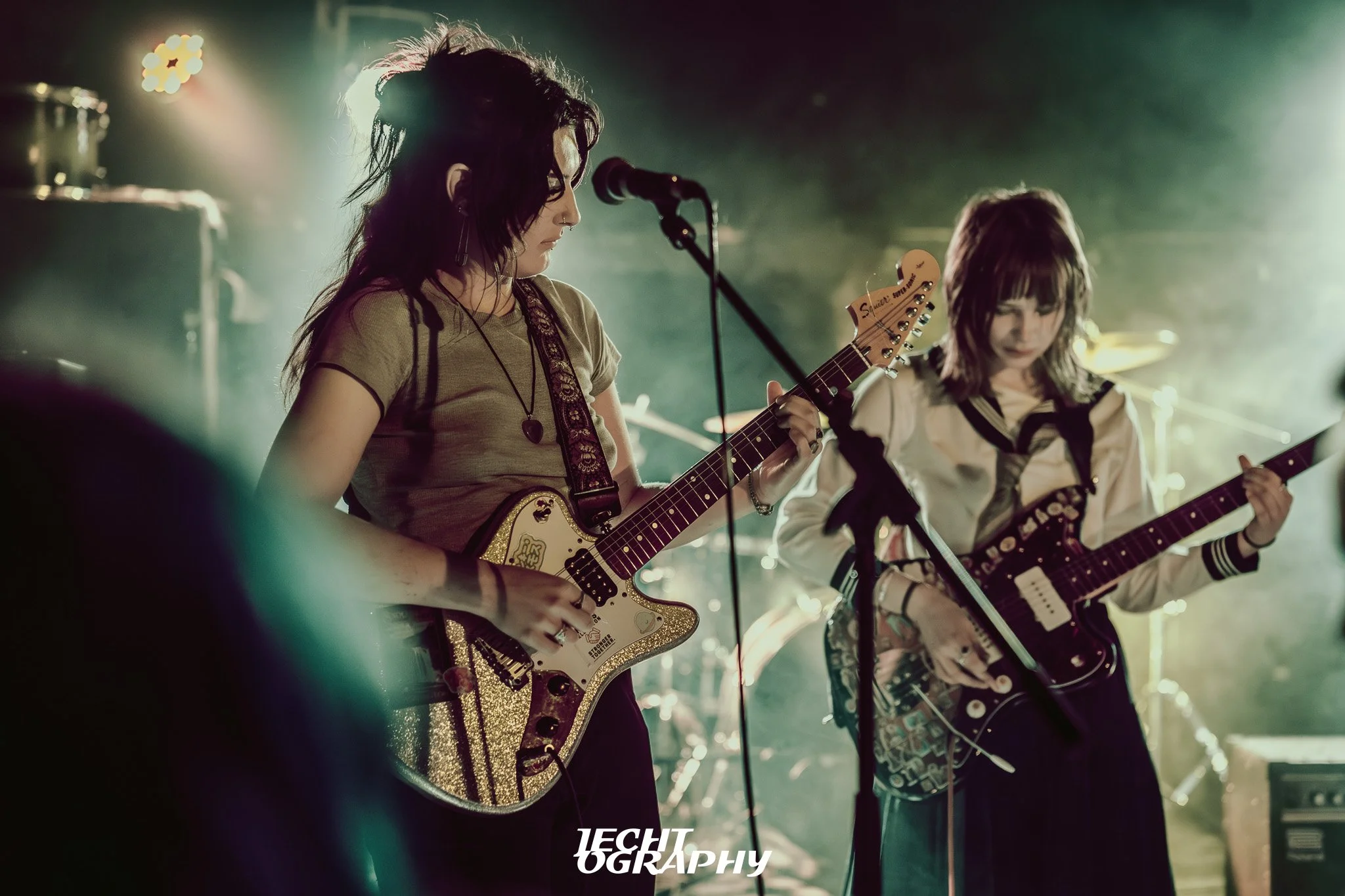 Wallflower plays Valhalla - Smilezz That Aren't Around Release Gig ...