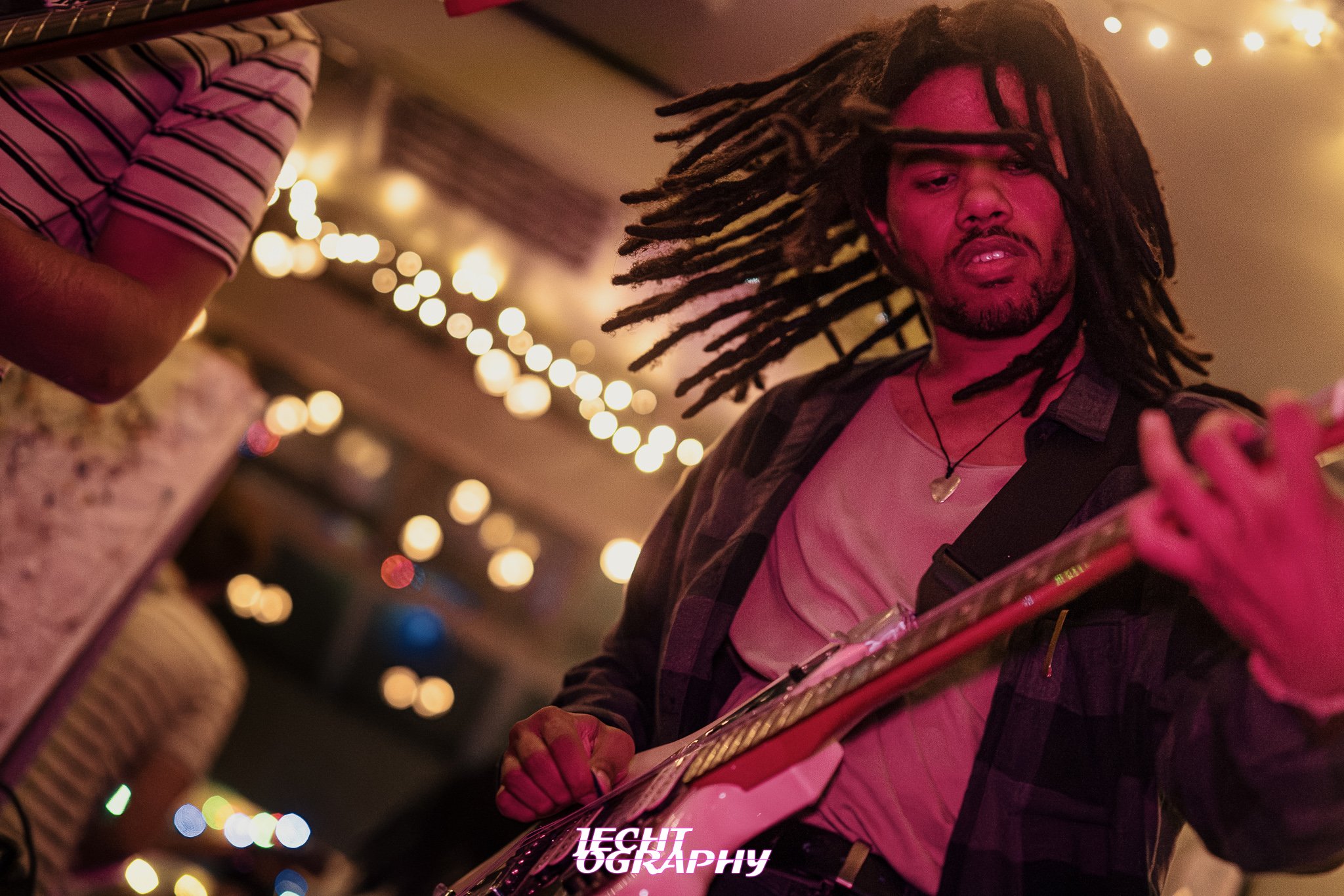 Slow Burn plays The Welsh Dragon - Voodoo Bloo and Slow Burn — Jechtography