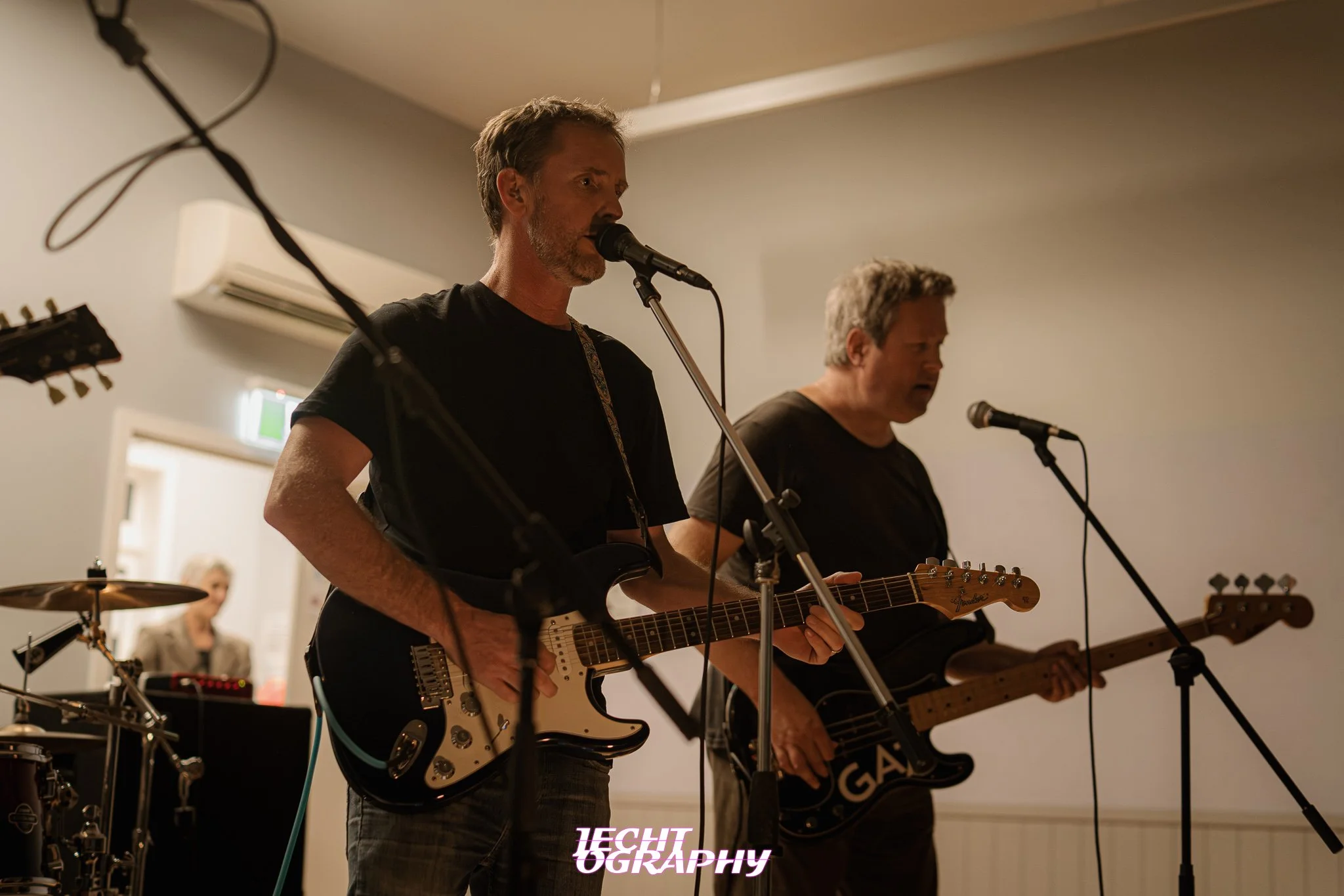 Electric Tapestry plays Aro Valley - Tangled Up In You Tour — Jechtography