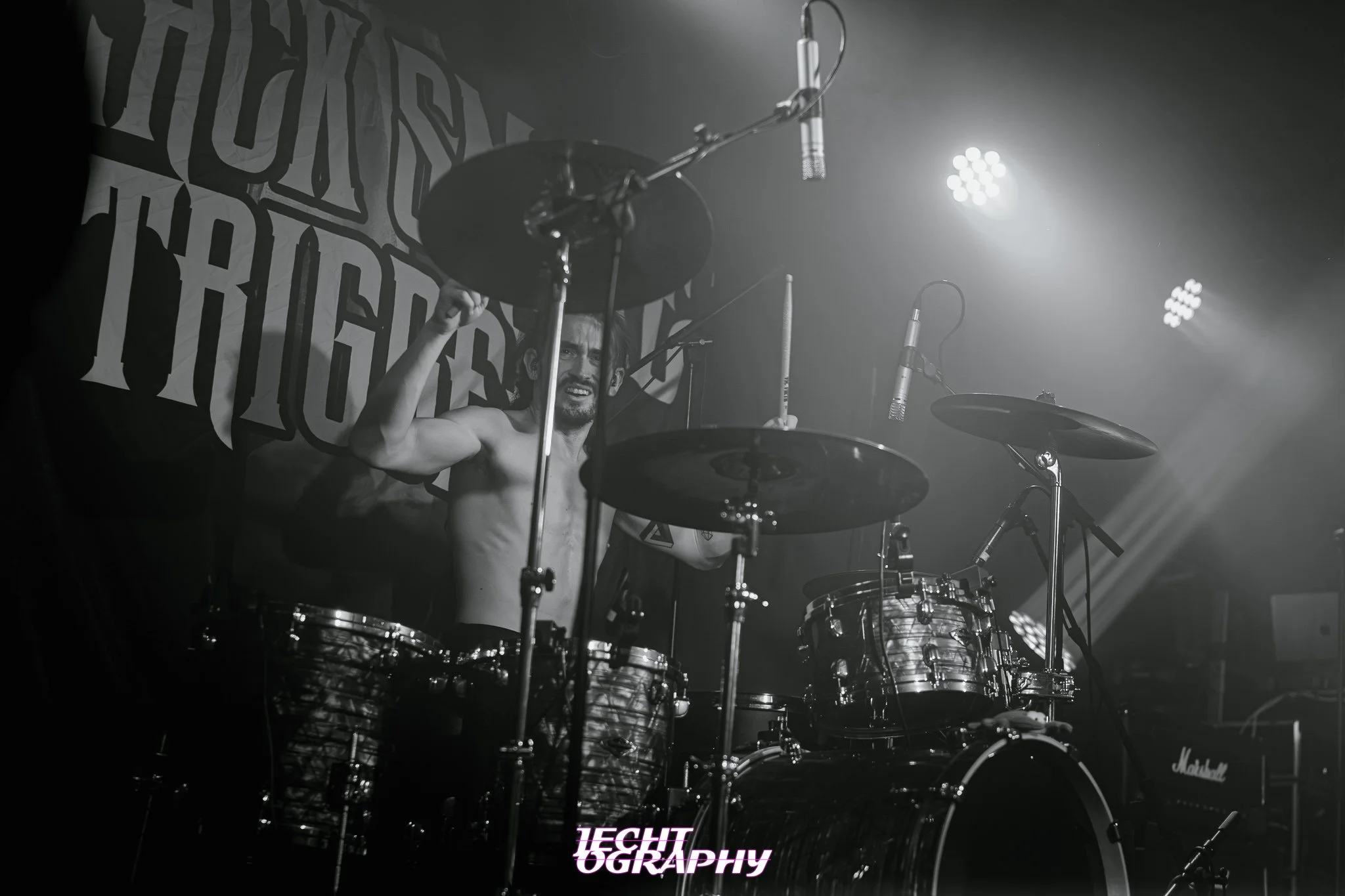 Black Smoke Trigger plays Meow - Black Smoke Trigger with Curlys Jewels ...