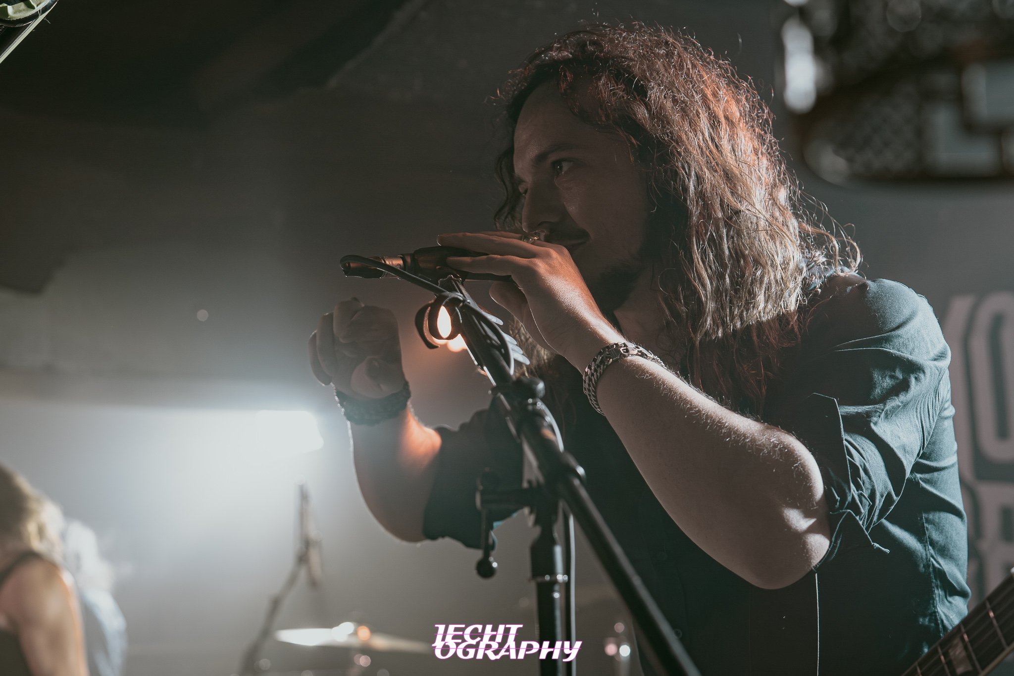 Black Smoke Trigger plays Meow - Black Smoke Trigger with Curlys Jewels ...