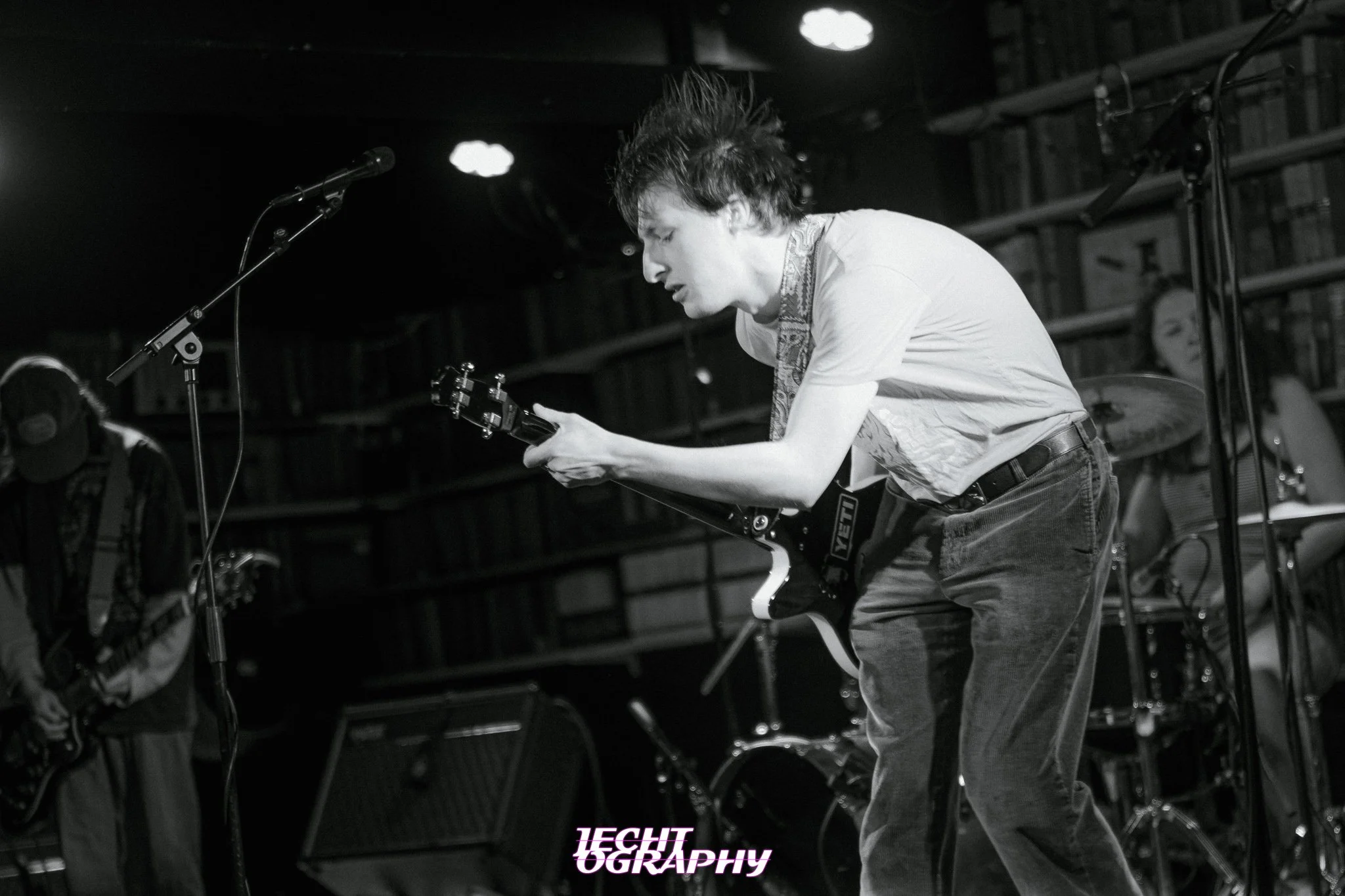 Mudgoose plays Meow - WALLFLOWER VOODOO BLOO MUDGOOSE — Jechtography