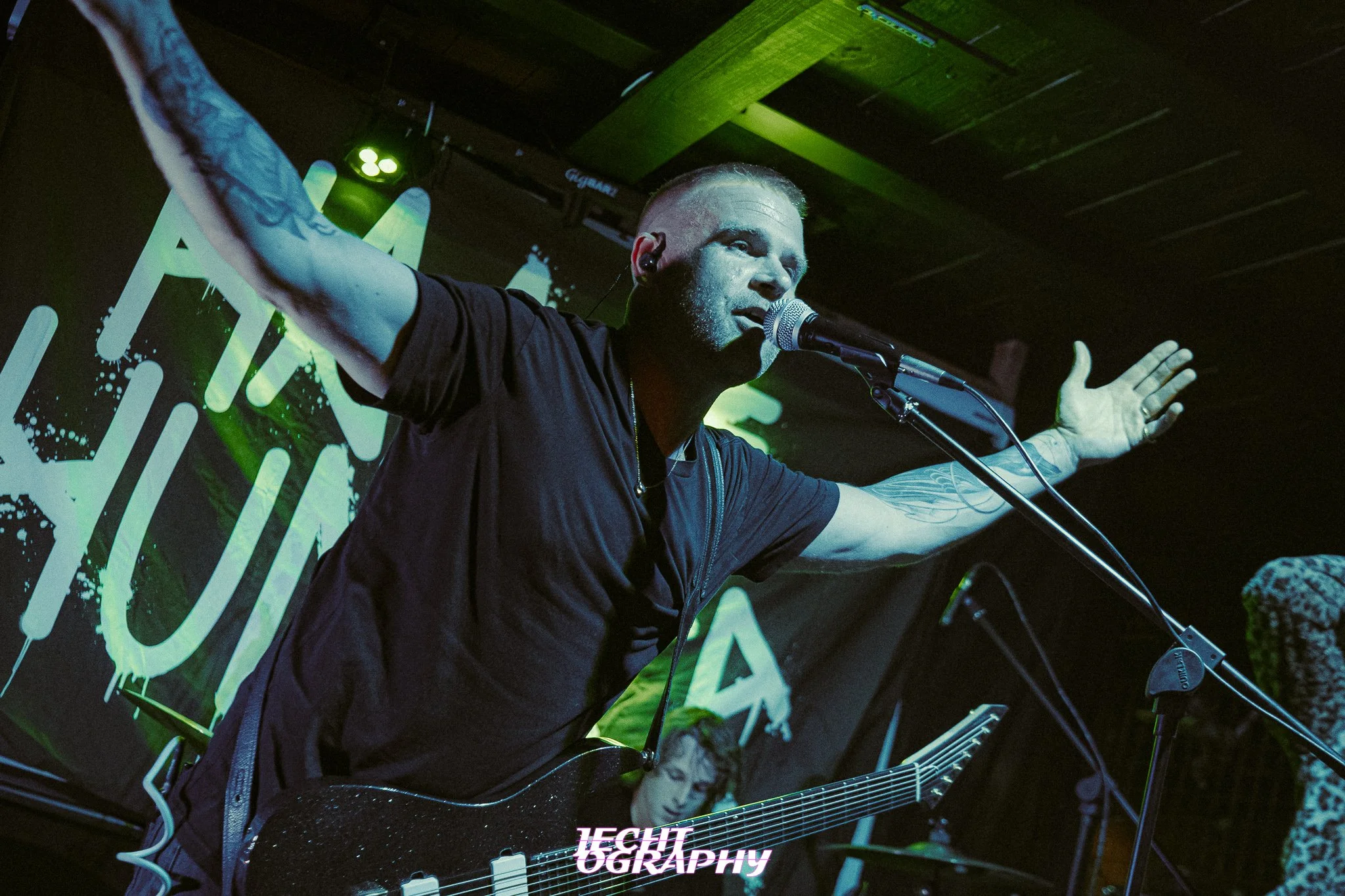 Haast Hunter plays Underworld Tavern - Powder Chutes + Haast Hunter ...