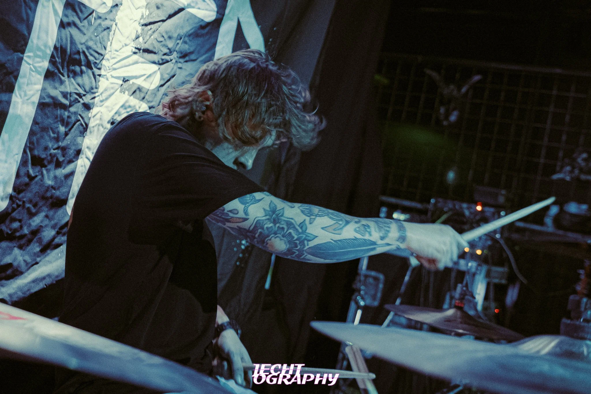 Haast Hunter plays Underworld Tavern - Powder Chutes + Haast Hunter ...