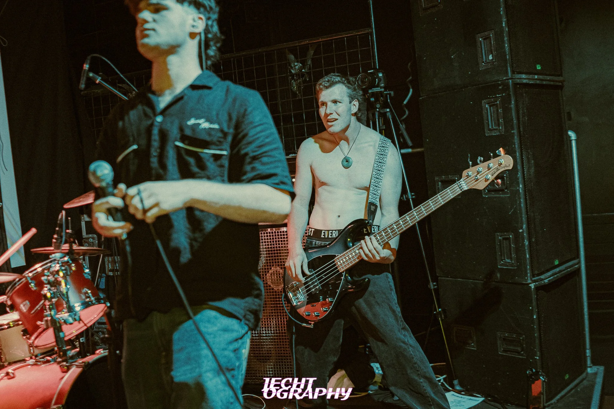 Powder Chutes plays Underworld Tavern - Powder Chutes + Haast Hunter ...