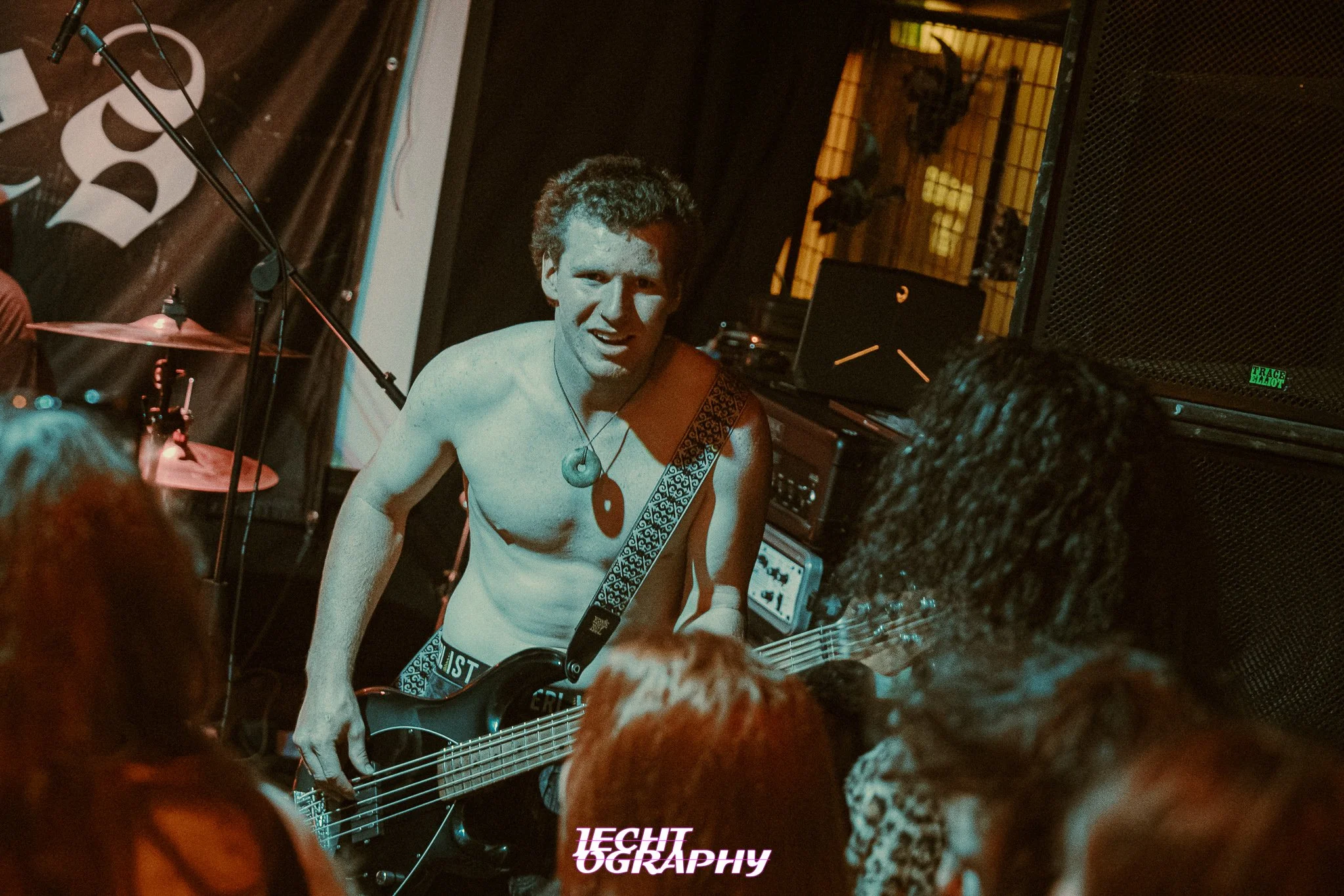 Powder Chutes plays Underworld Tavern - Powder Chutes + Haast Hunter ...