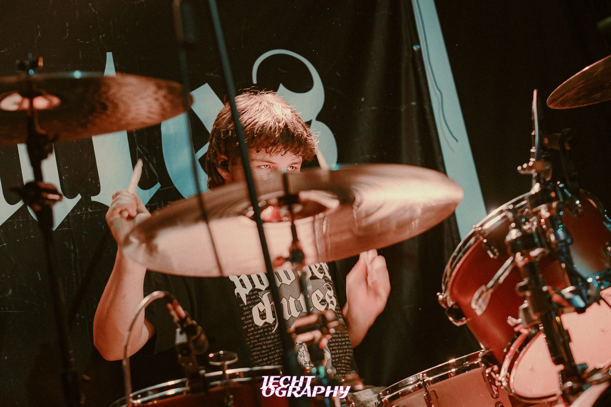 Powder Chutes plays Underworld Tavern - Powder Chutes + Haast Hunter ...