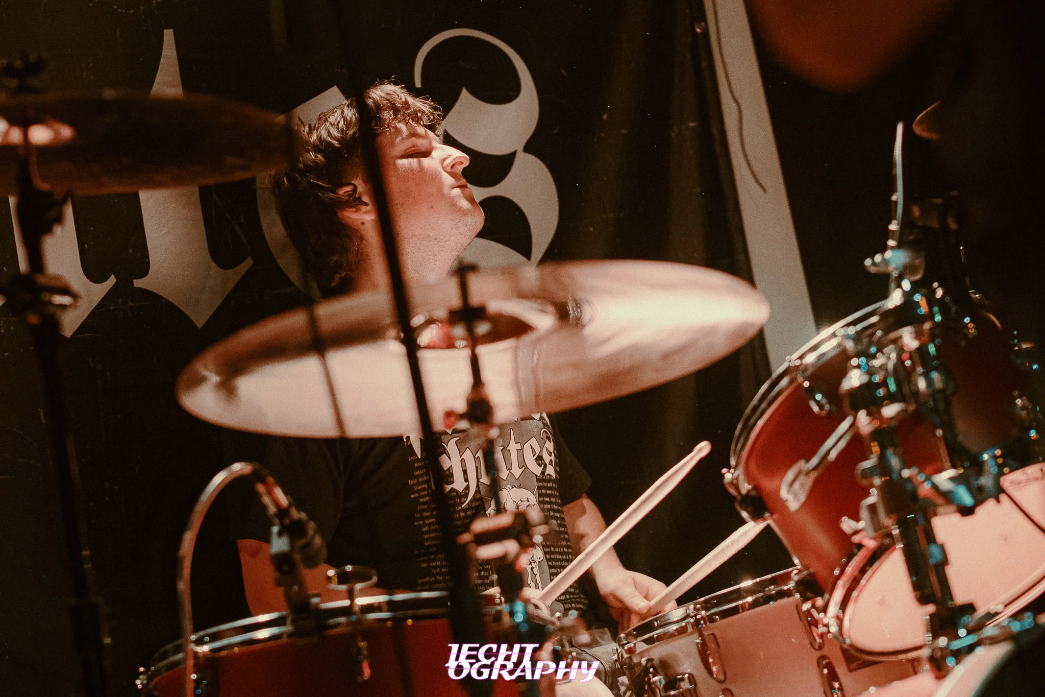 Powder Chutes plays Underworld Tavern - Powder Chutes + Haast Hunter ...