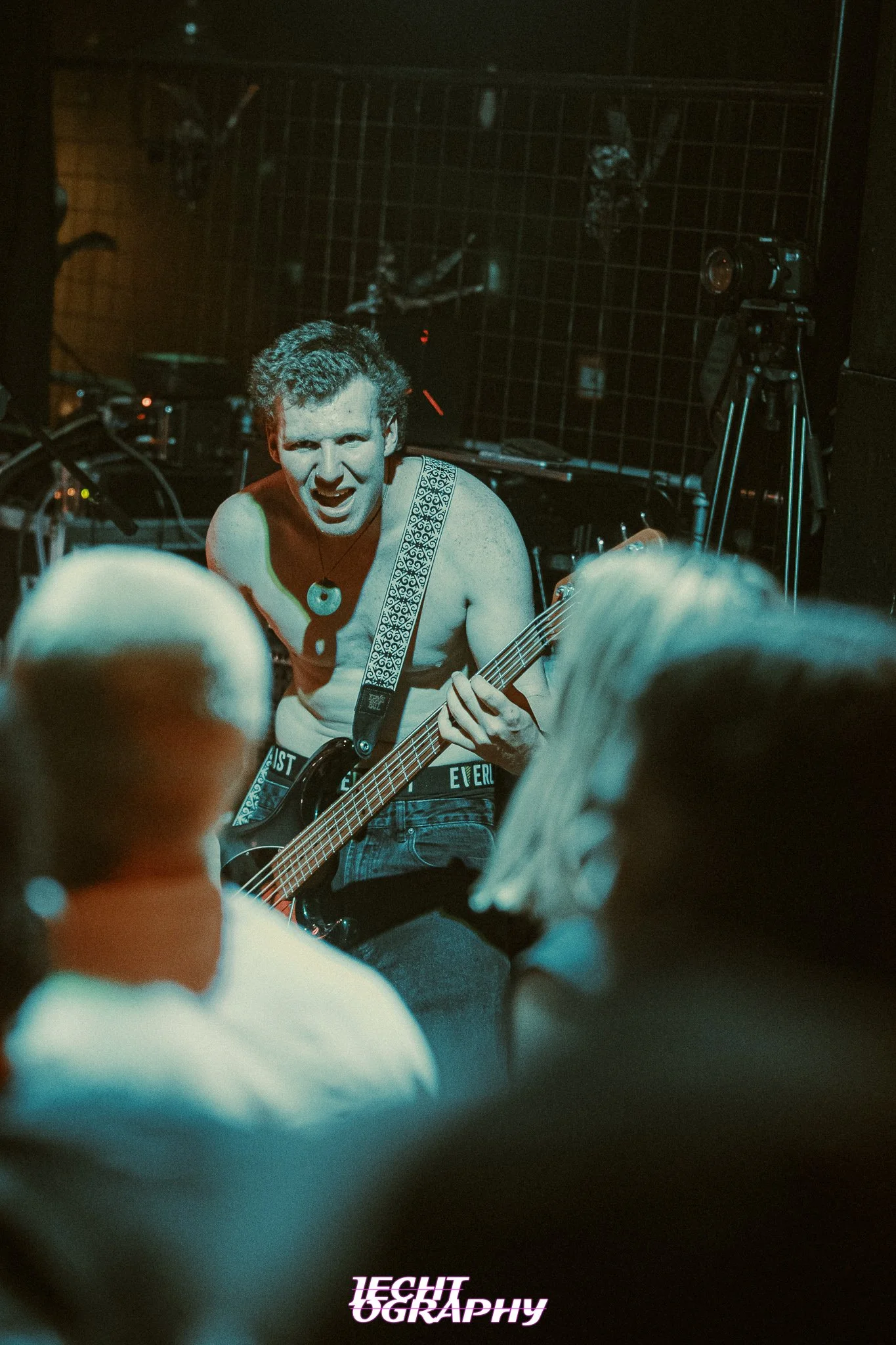 Powder Chutes plays Underworld Tavern - Powder Chutes + Haast Hunter ...