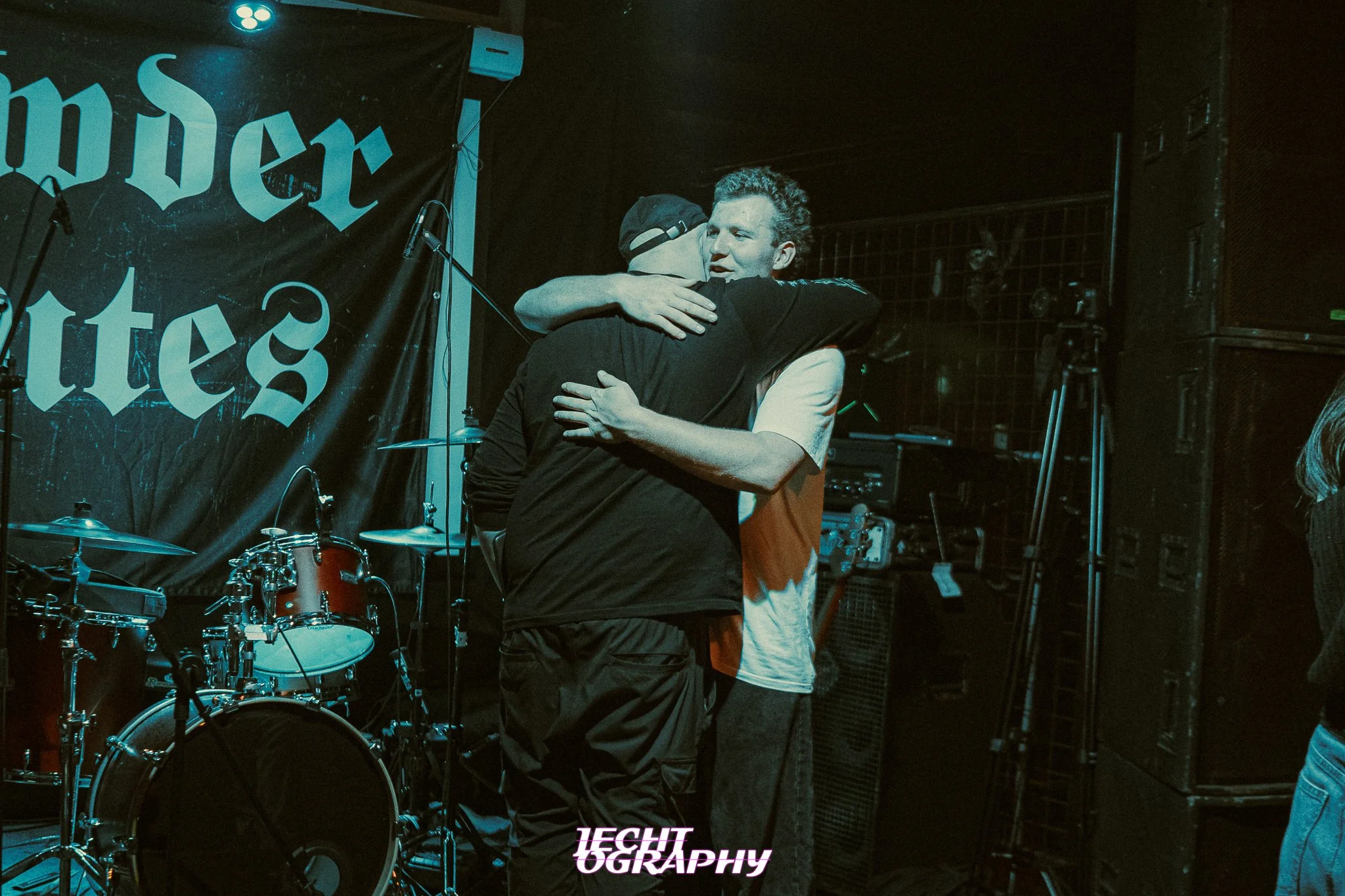 Powder Chutes plays Underworld Tavern - Powder Chutes + Haast Hunter ...