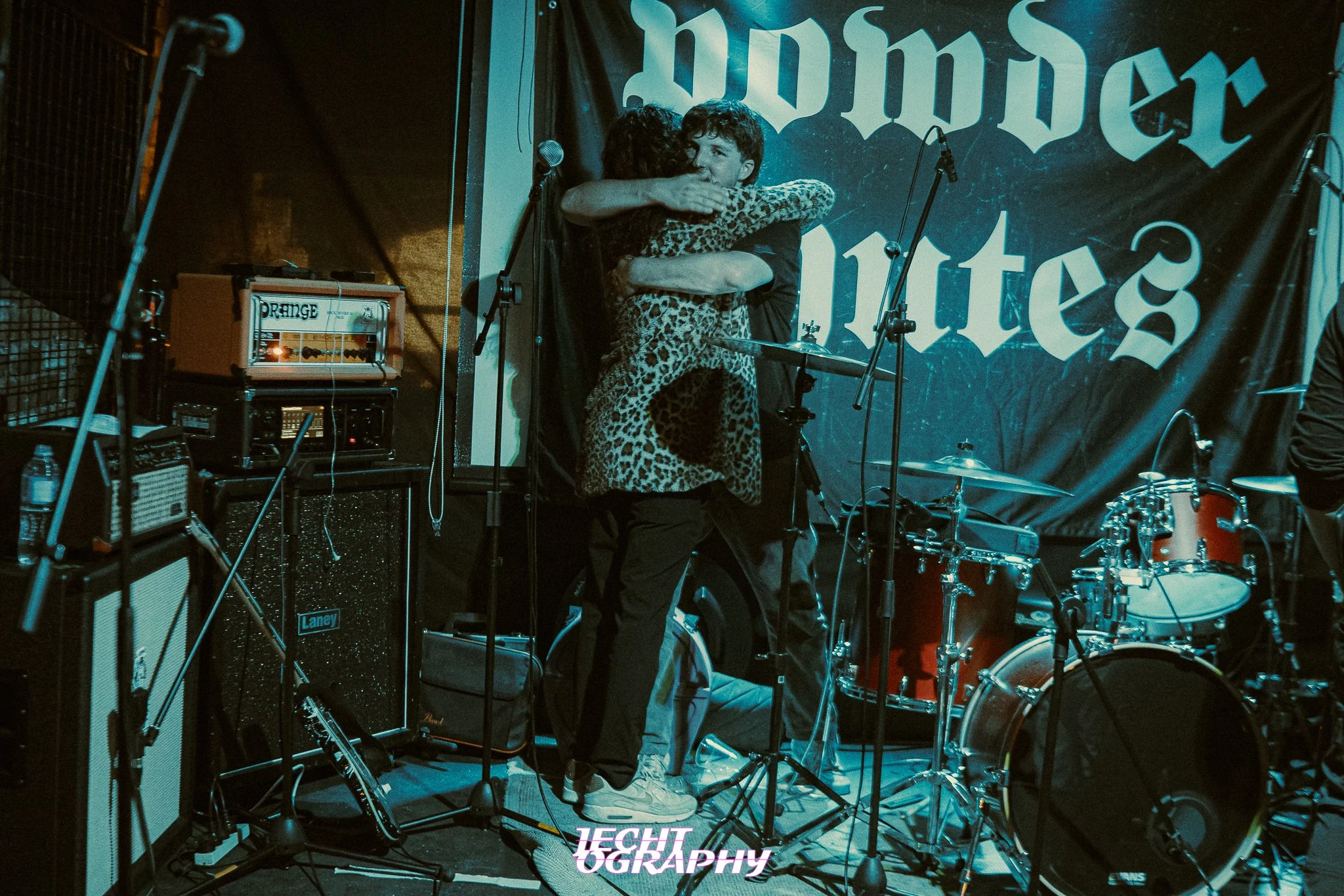 Powder Chutes plays Underworld Tavern - Powder Chutes + Haast Hunter ...