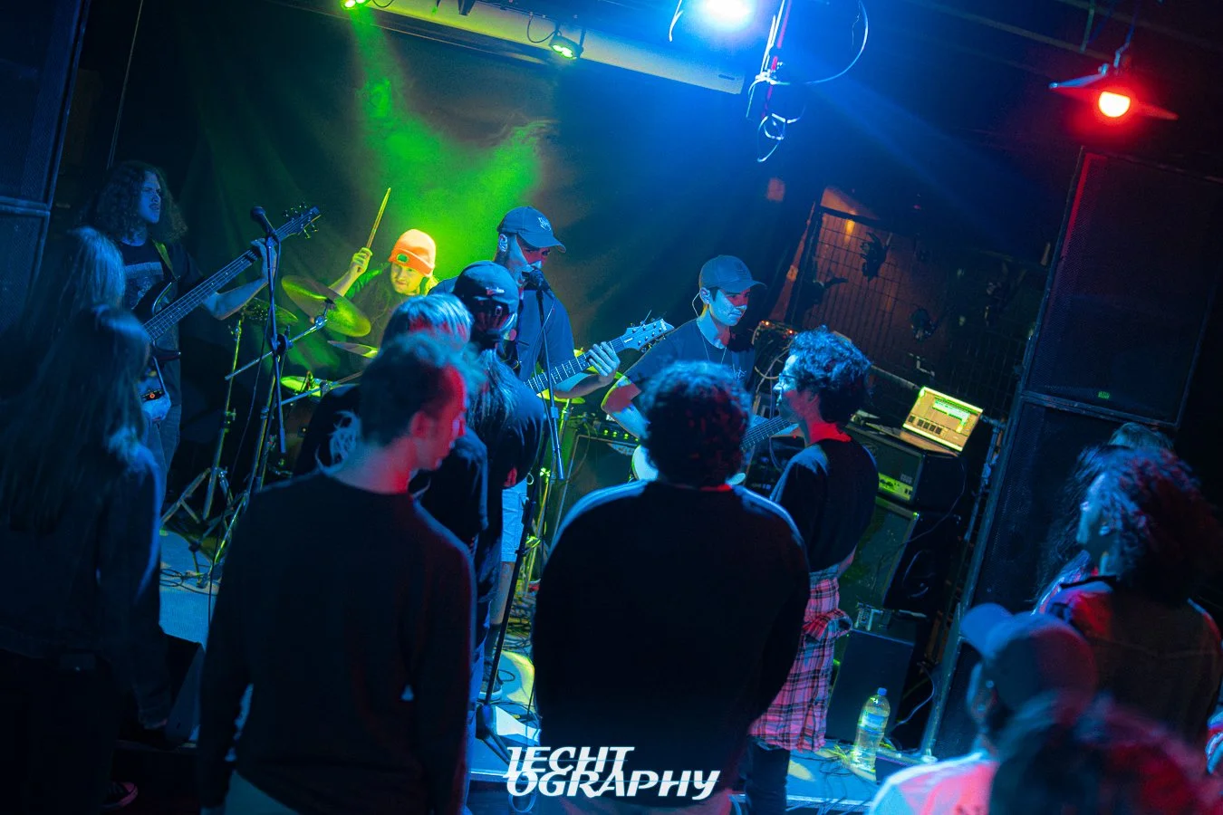 Cian plays Underworld Tavern - Earth Turns I Stand Still Tour ...