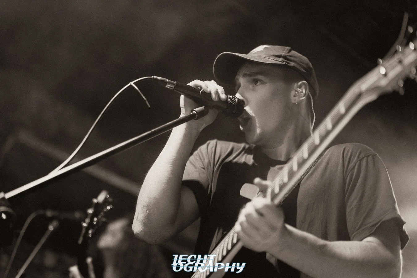 Cian plays Underworld Tavern - Earth Turns I Stand Still Tour ...