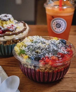 What Is an Acai Bowl? Taste & Ingredients — Berries & Bowls