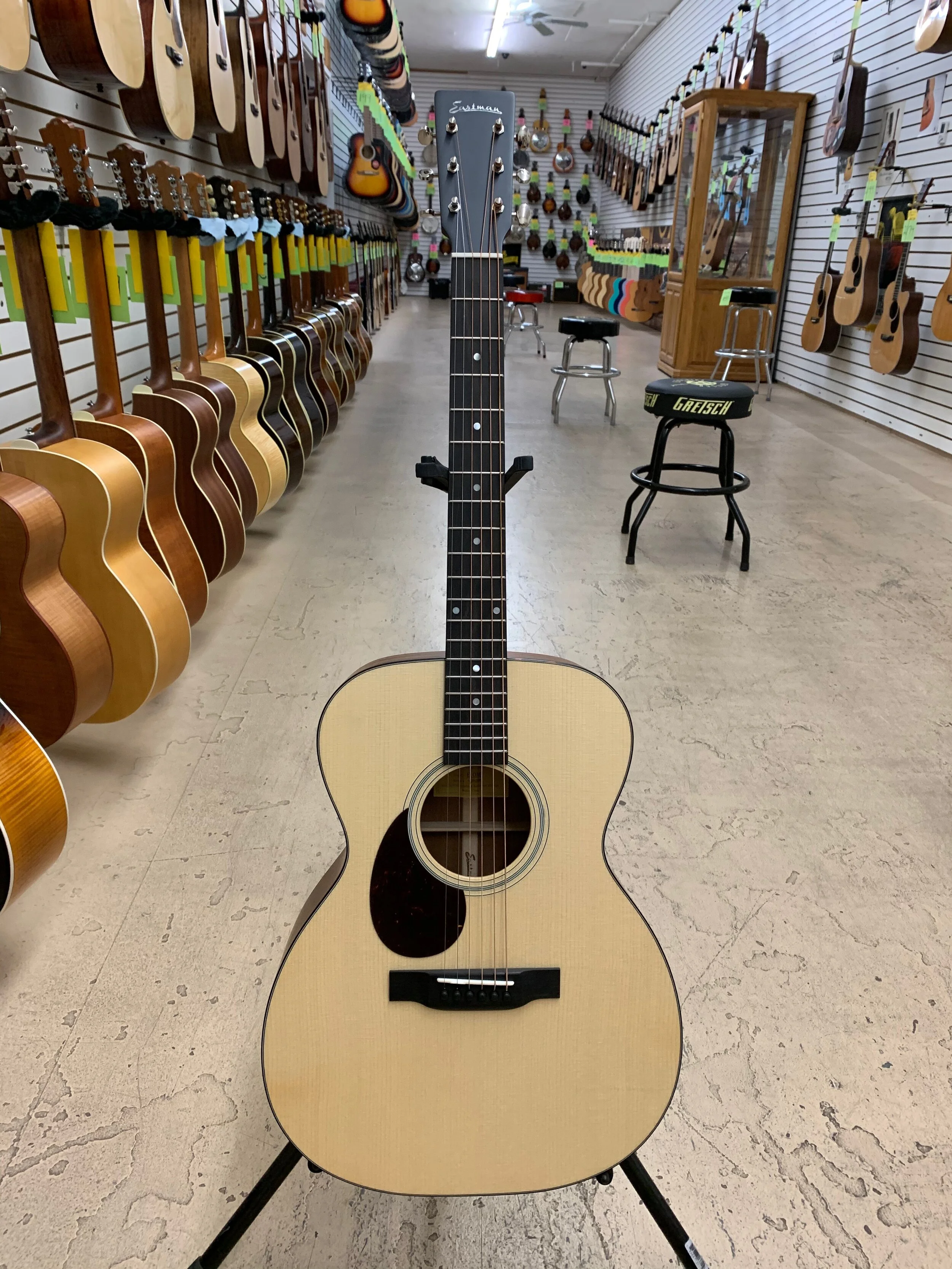 Eastman Acoustic Guitars — Bizarre Guitar